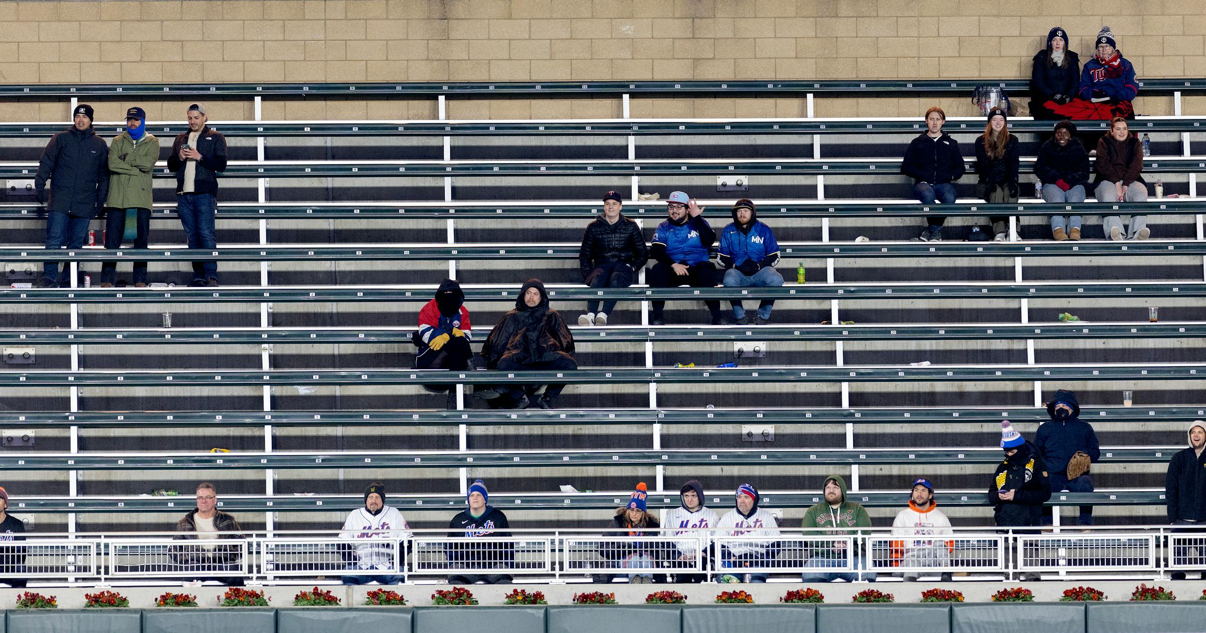 Minnesota Twins draw smallest crowd in Target Field history during loss