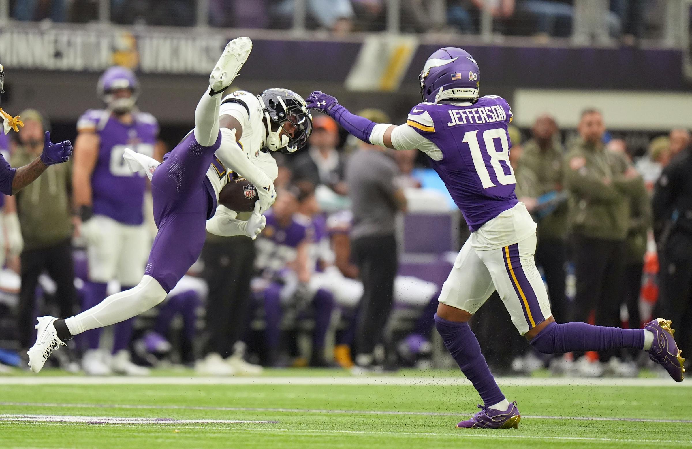 Vikings' loss to Ravens littered with penalties, turnovers