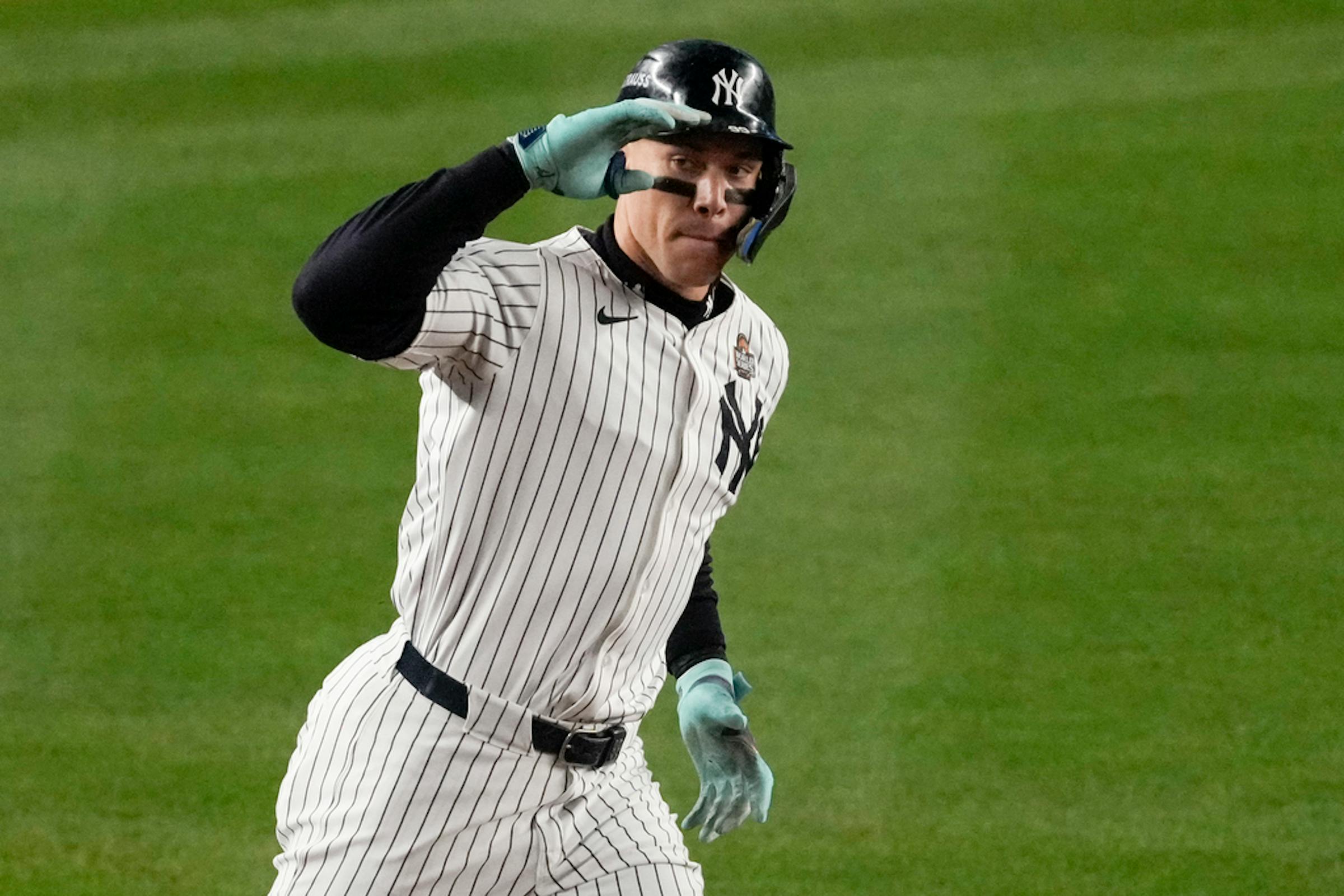 Aaron Judge snaps World Series slump with homer, then makes costly error that sparks Dodgers rally