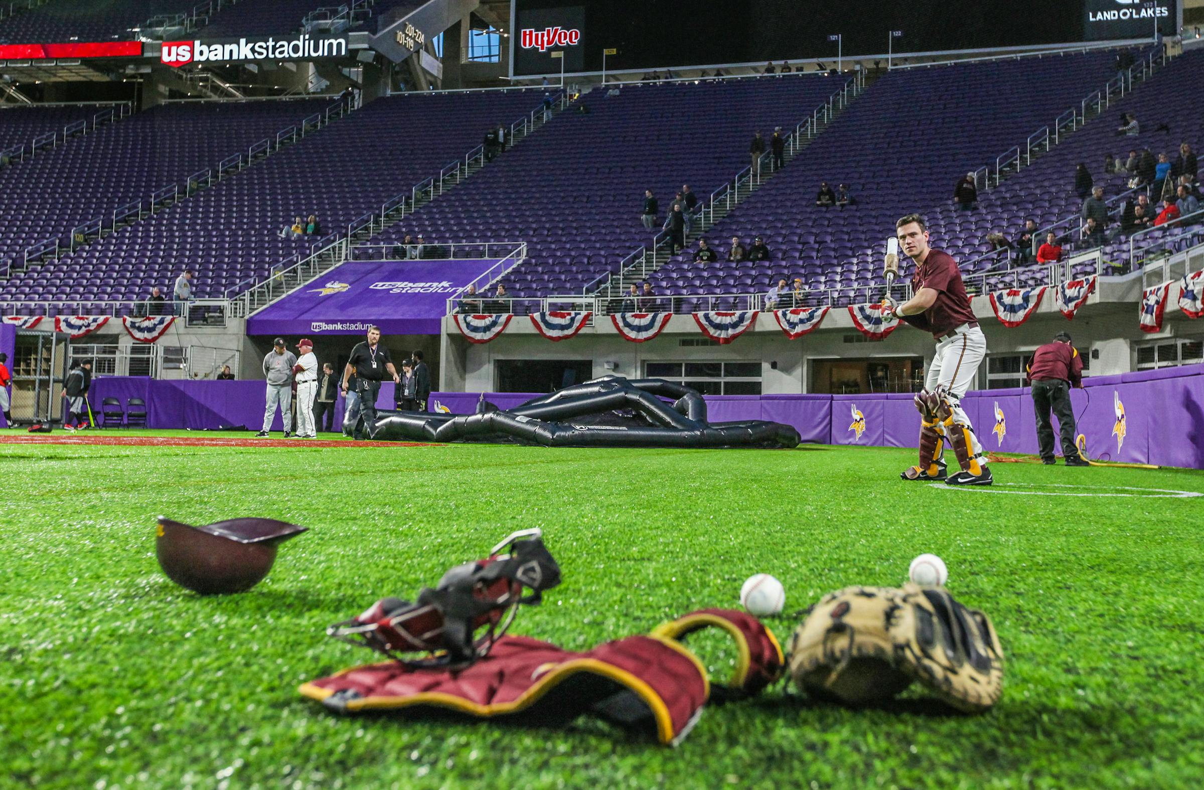 Gophers, colleges see baseball, softball squeeze play at Vikings' U.S ...