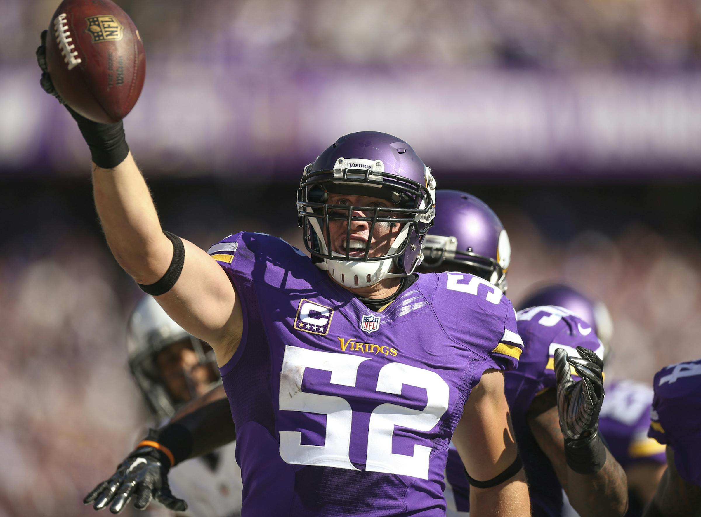 Vikings linebacker Chad Greenway gives grandfather everlasting memory