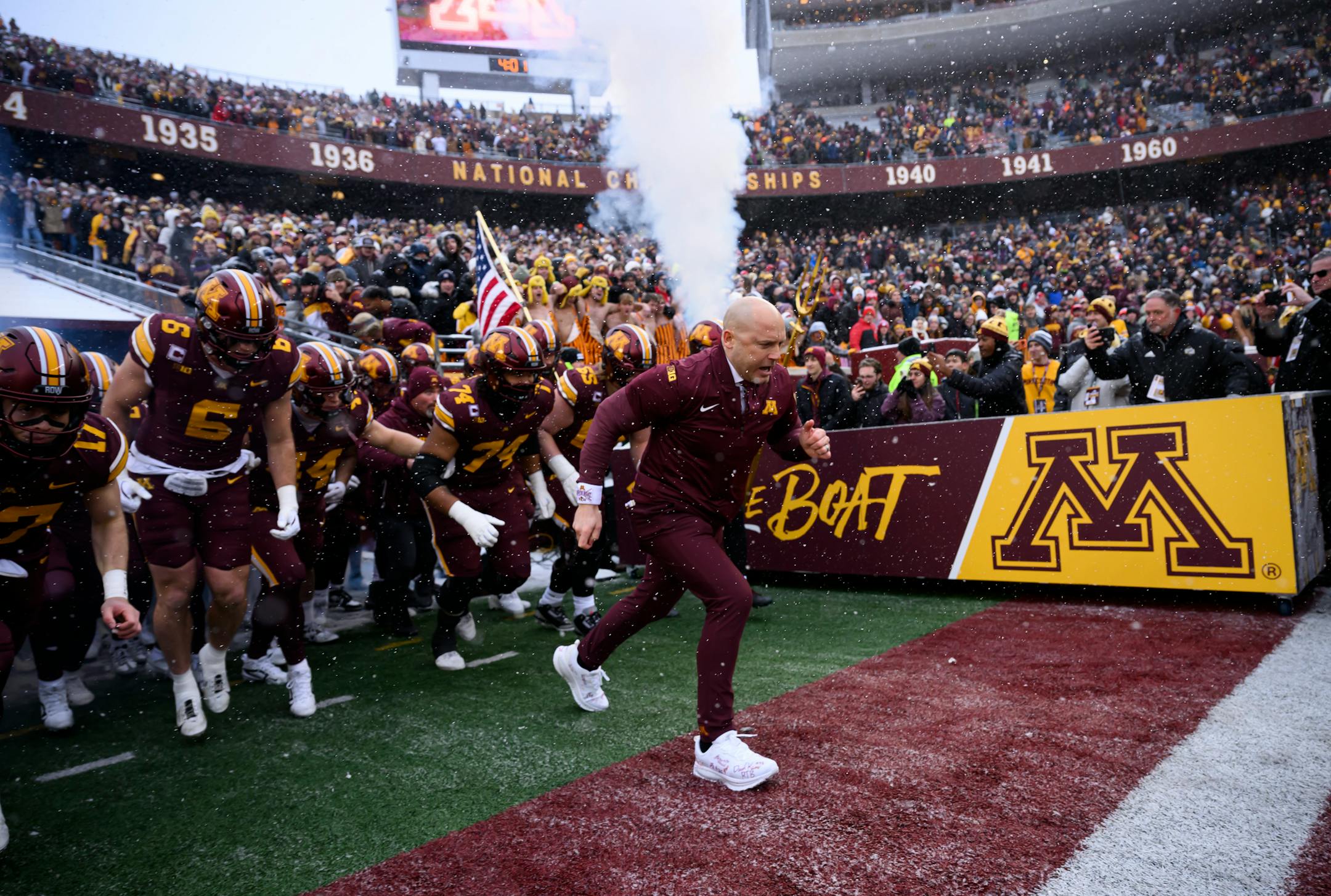 Gophers defense shines in 17-7 win over Wisconsin