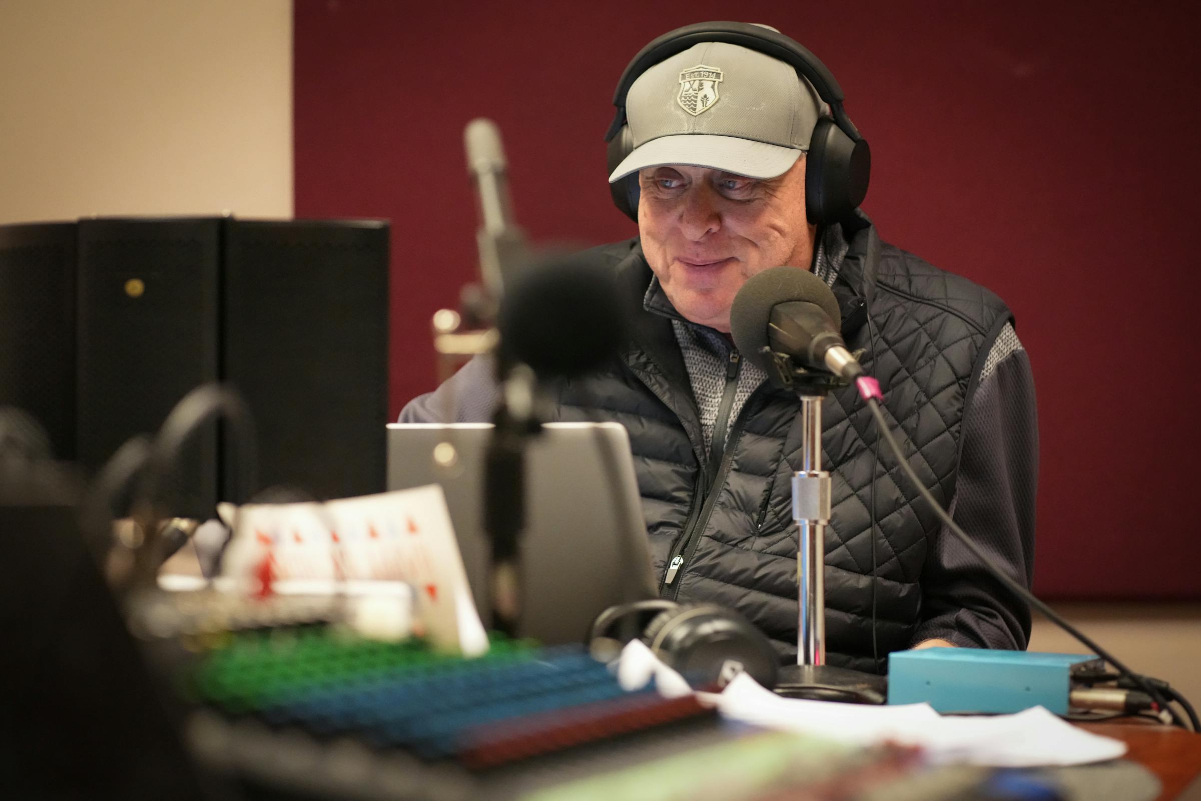 Longtime KQRS Radio host Tom Barnard announces new morning show