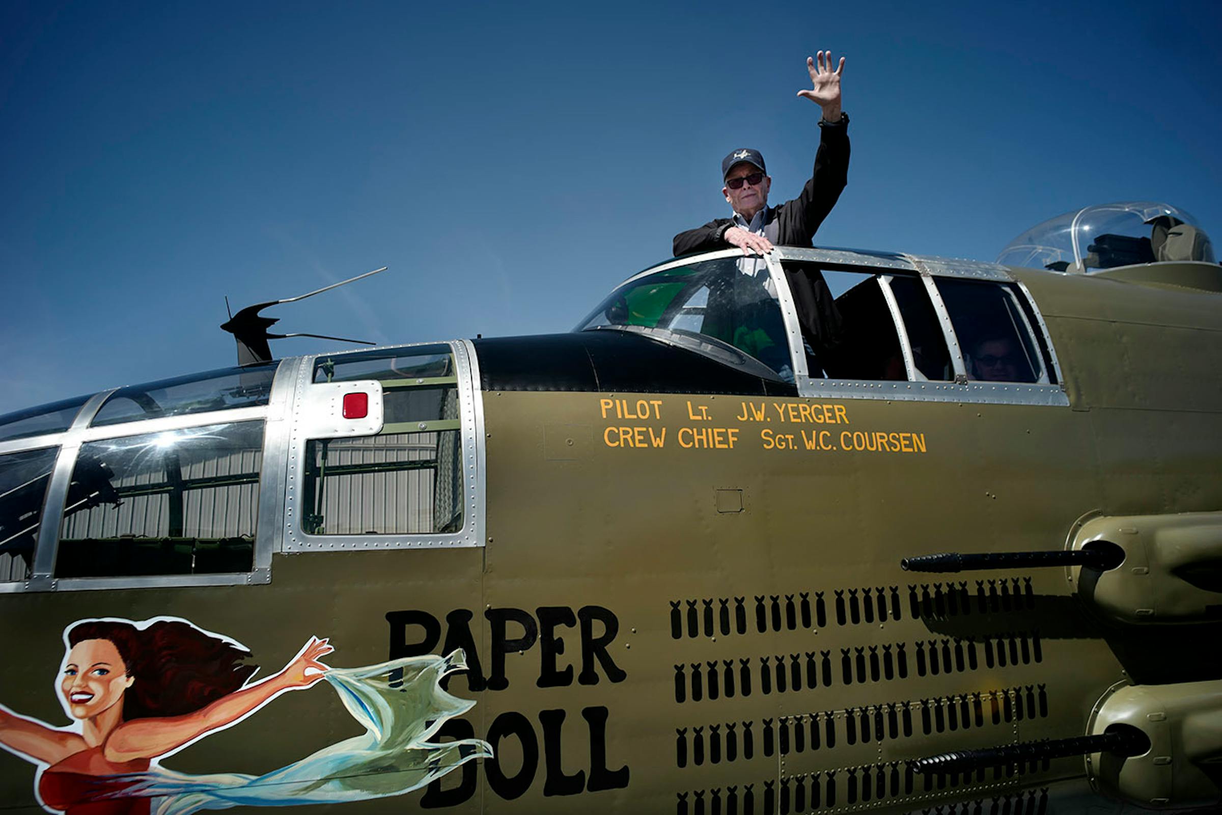 At age 95, heroic WWII pilot takes to the Minnesota sky in restored B ...