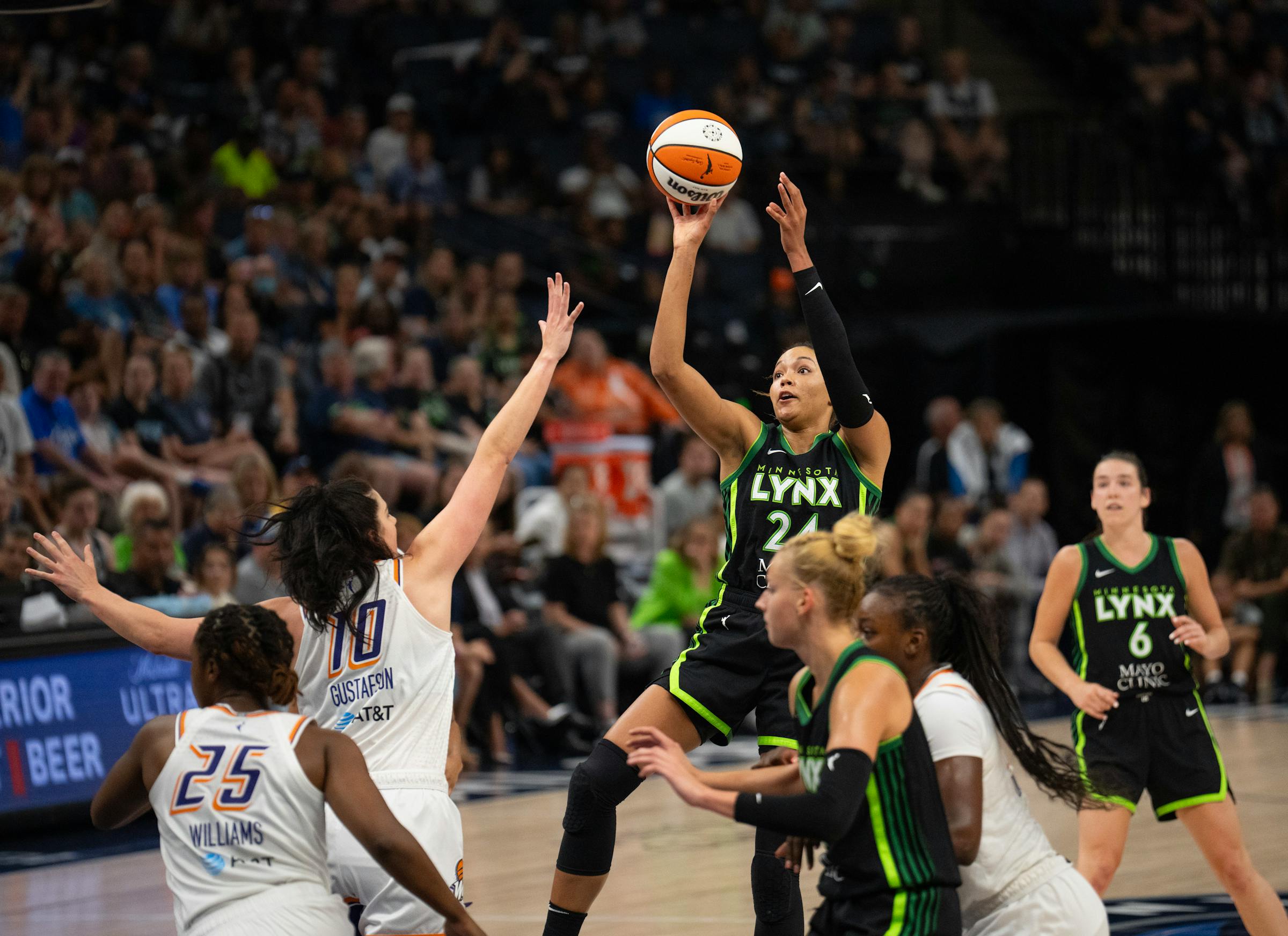 Lynx face must-win at Connecticut in WNBA playoff elimination game