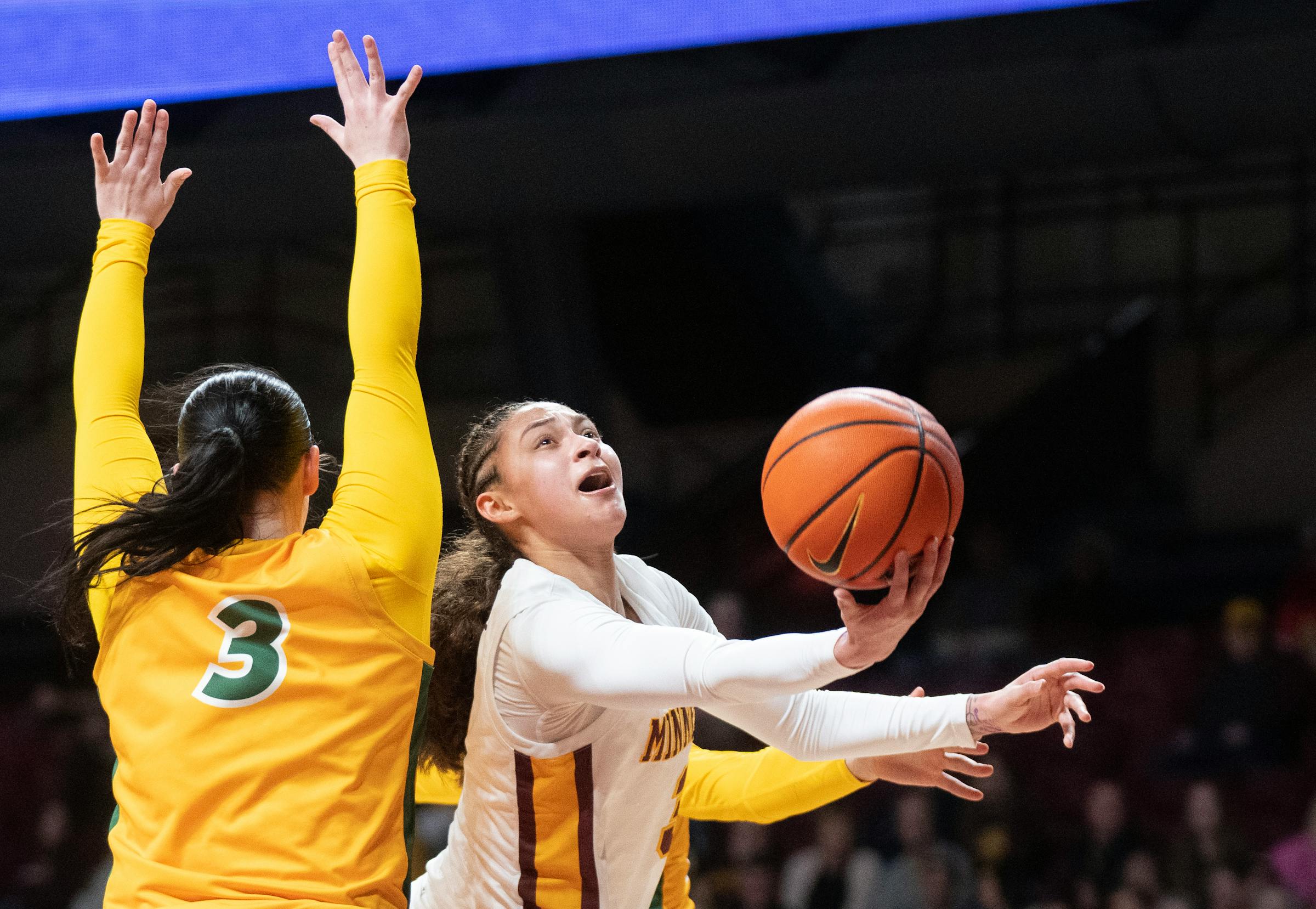 Amaya Battle’s late surge carries Gophers women’s basketball past ...