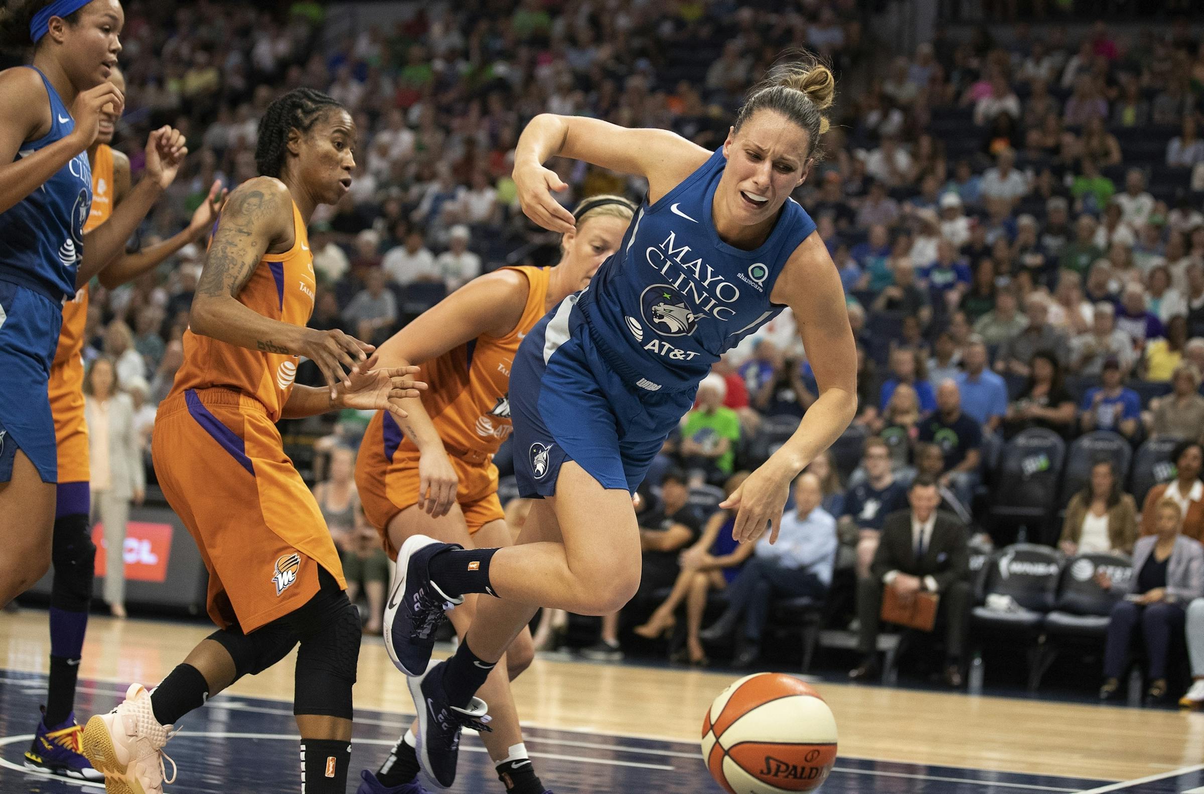 Lynx bounce back strong in home victory over Mercury
