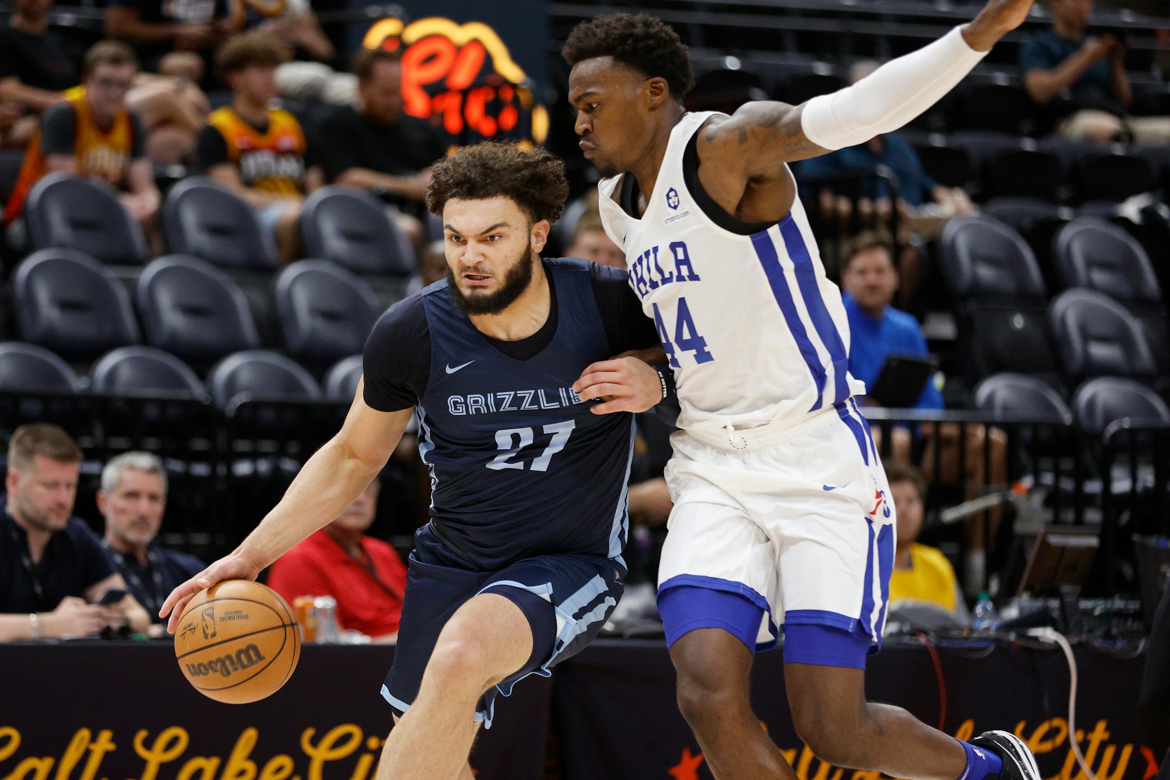 David Roddy helps Grizzlies topple Wolves summer league team