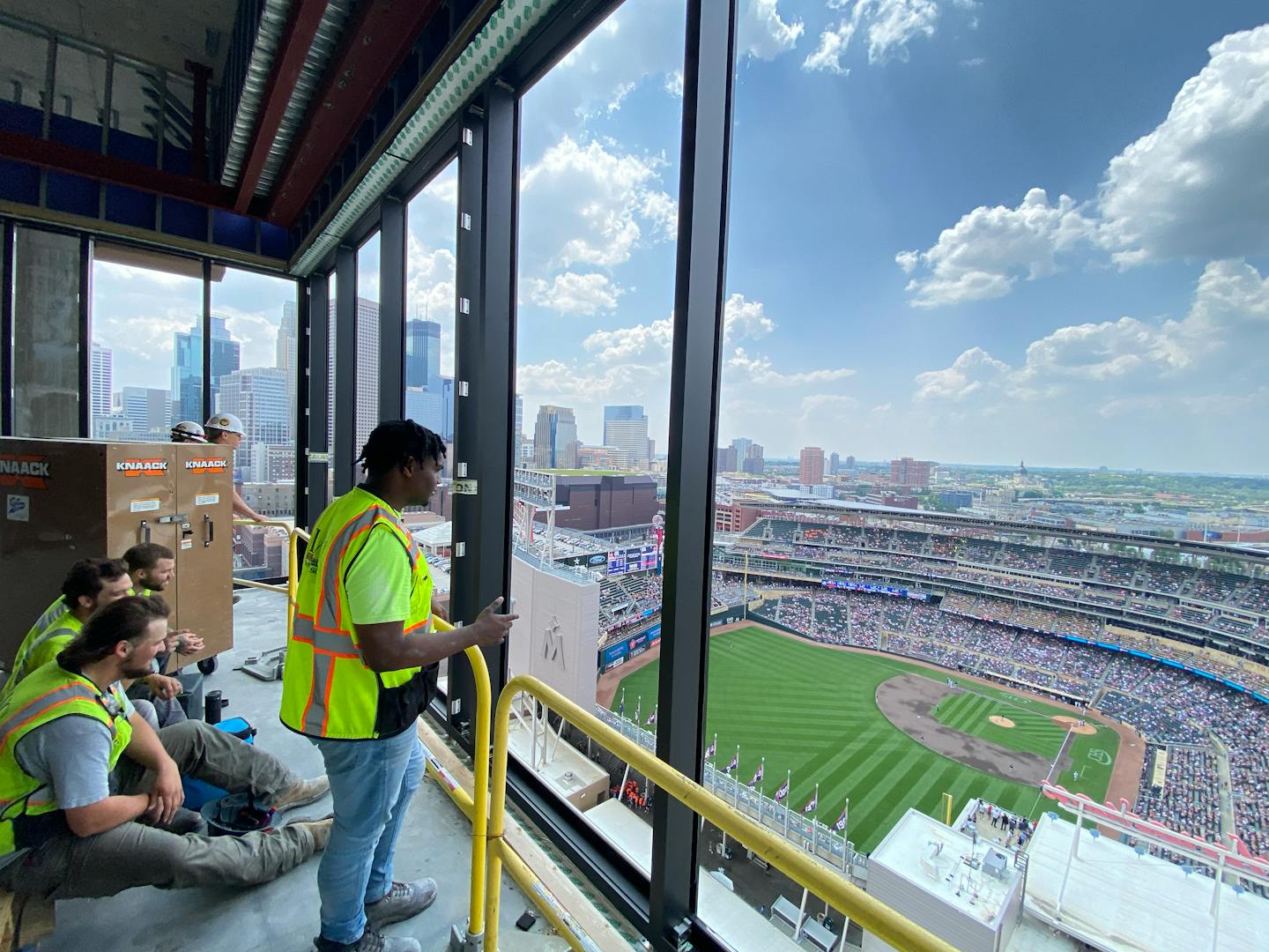 What's it like to watch the Twins from Target Field's towering new ...