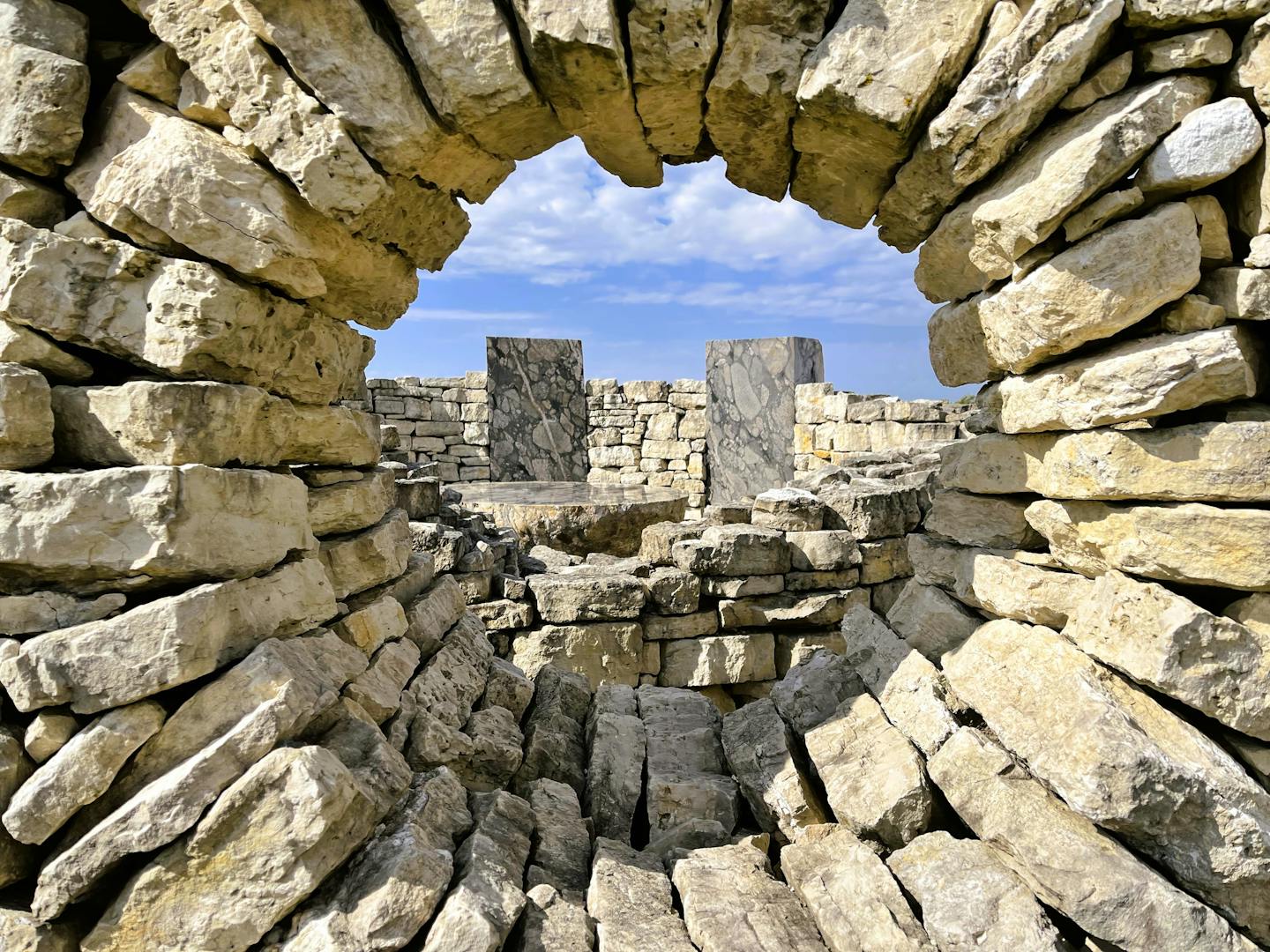 This magical site near the Mississippi pays tribute to Stonehenge-style ...