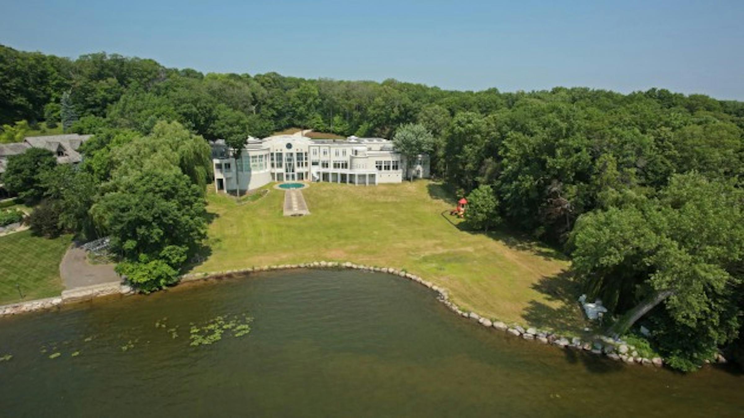 Just Listed: A 22,000 square-foot, $4.5 million Lake Minnetonka tear-down?