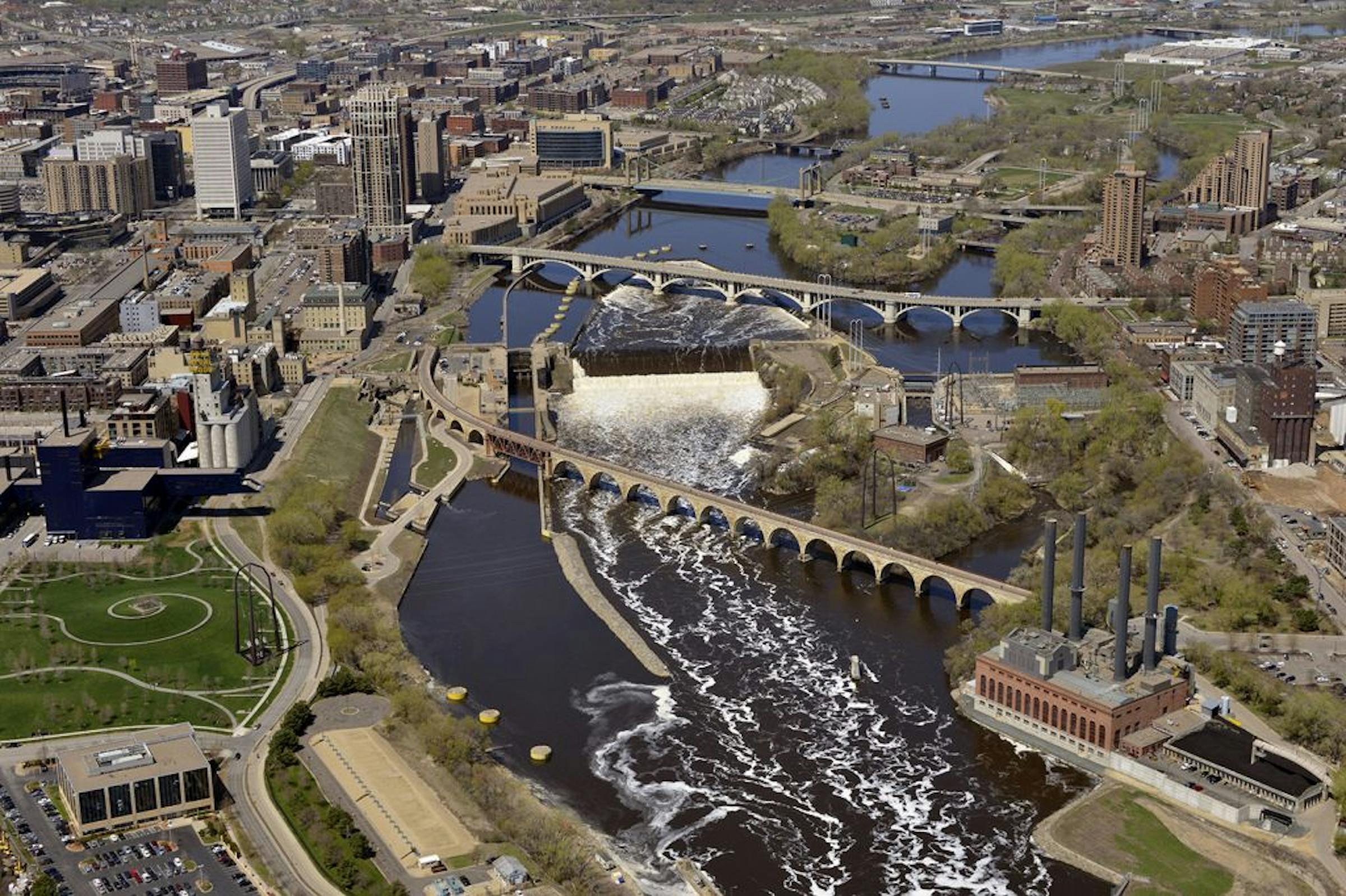 Former Fuji-Ya will yield its riverfront spot to even older landmarks