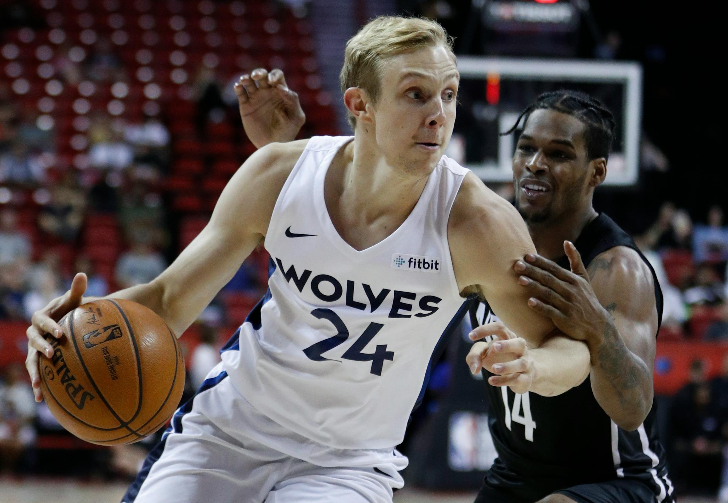 Canyon Barry continuing father's free-throw legacy on Wolves farm team