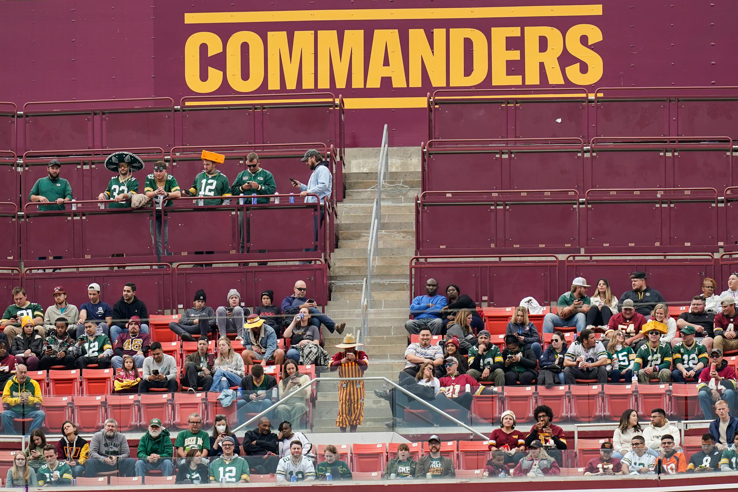 Vikings vs. Commanders: Rosters, TV/radio, schedules, social media and more