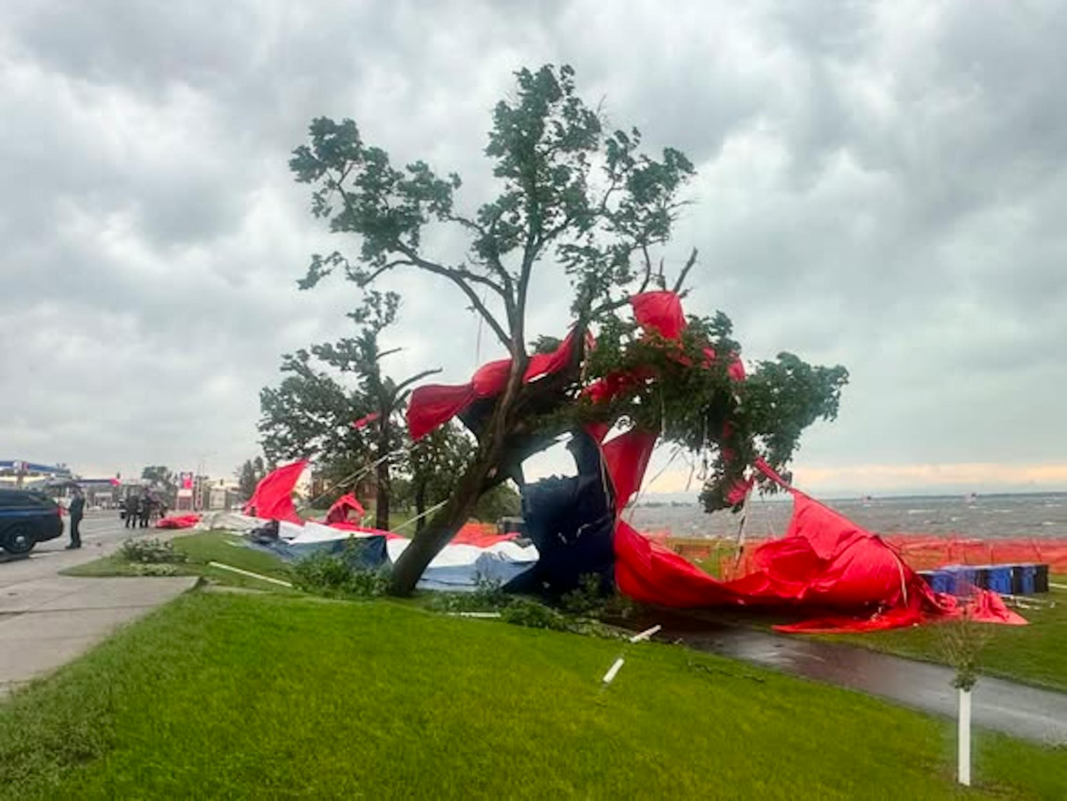 Intense wind gusts knocks out power for hundreds in southwest Minnesota