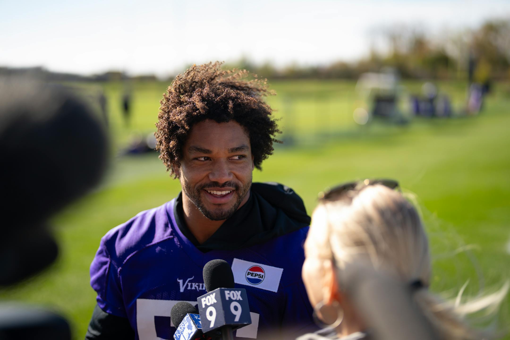 Minnesota Vikings re-signing free agent linebacker Eric Wilson