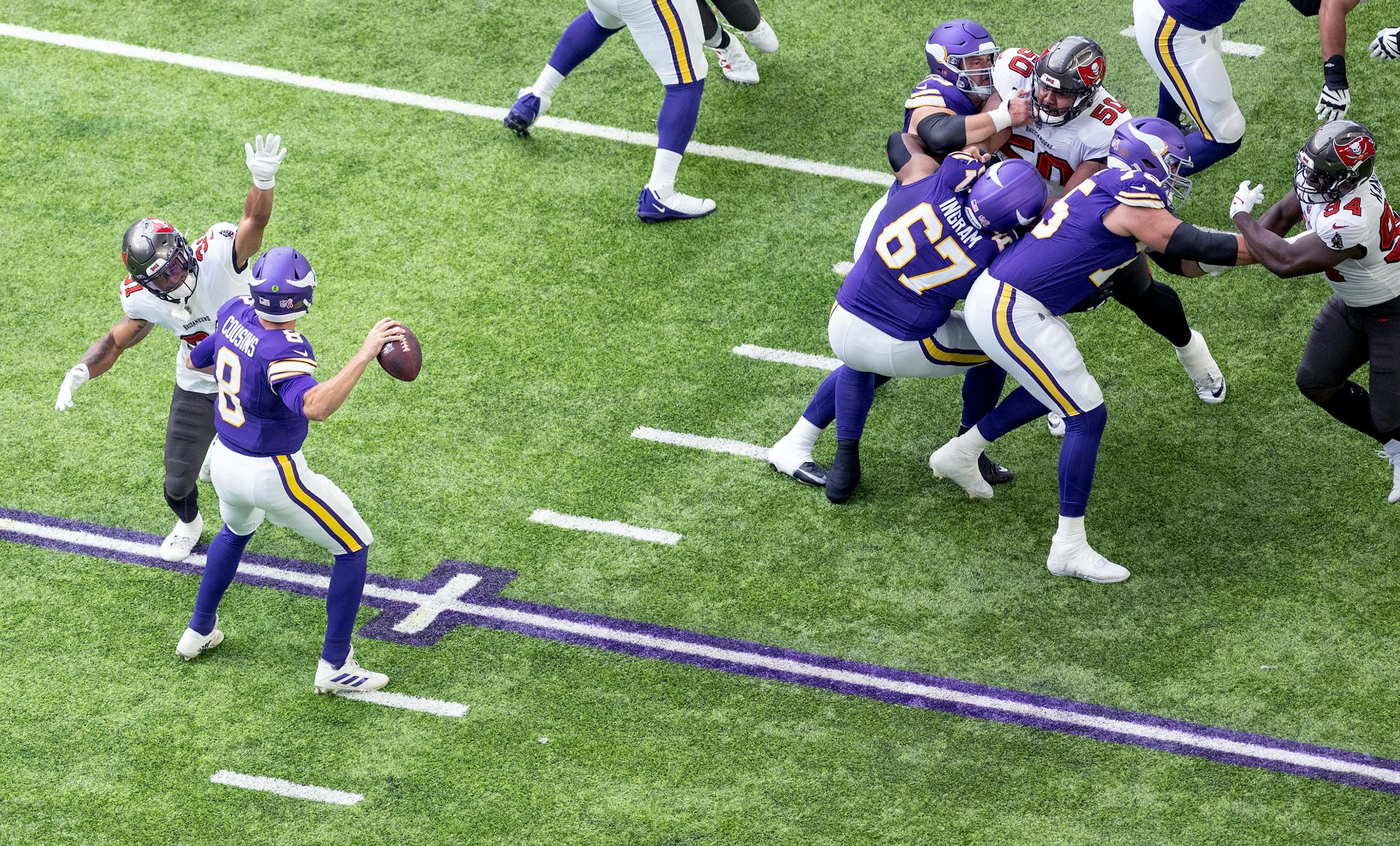 Vikings center Garrett Bradbury leaves opener in first quarter because ...