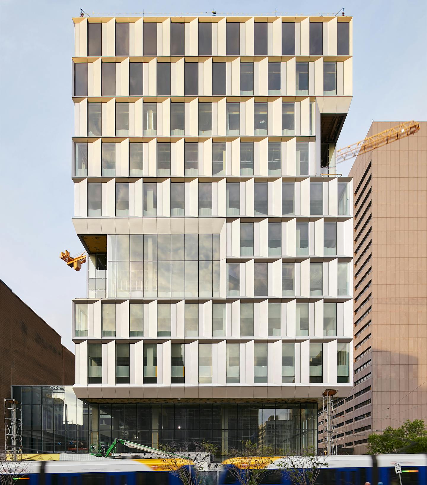 New Mpls. building is one of the city's finest works of contemporary ...