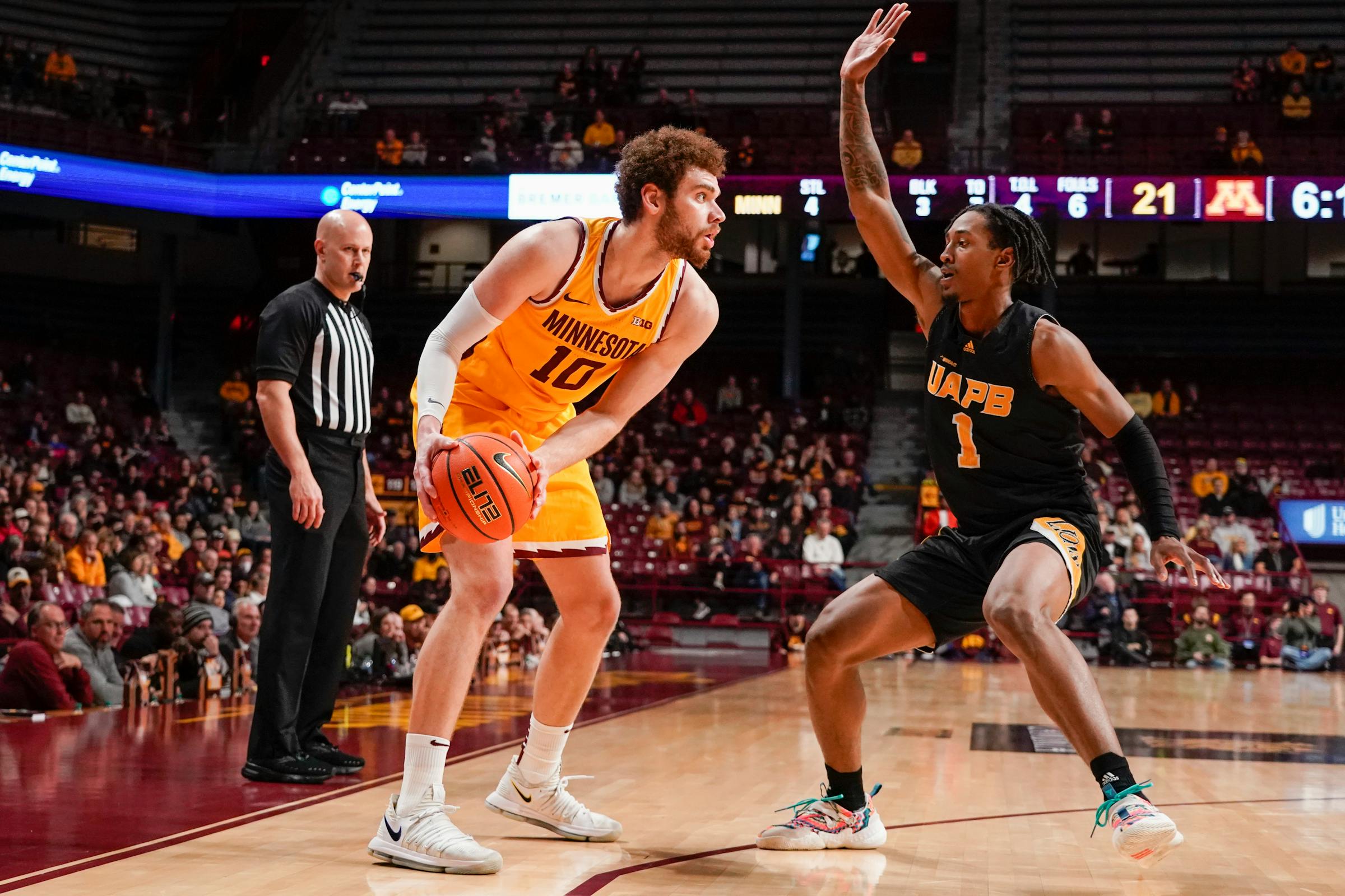 Gophers three-point shooting shows potential