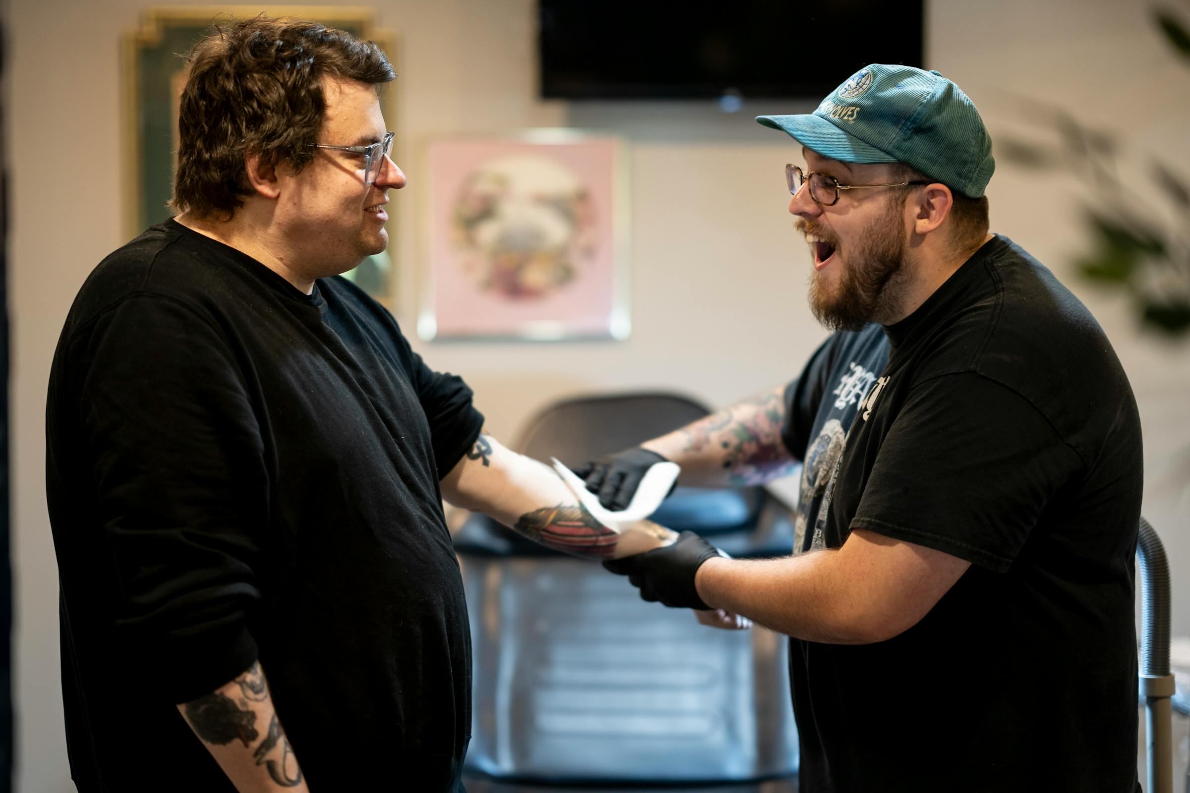 MN Timberwolves fans rally for Naz Reid tattoo artist