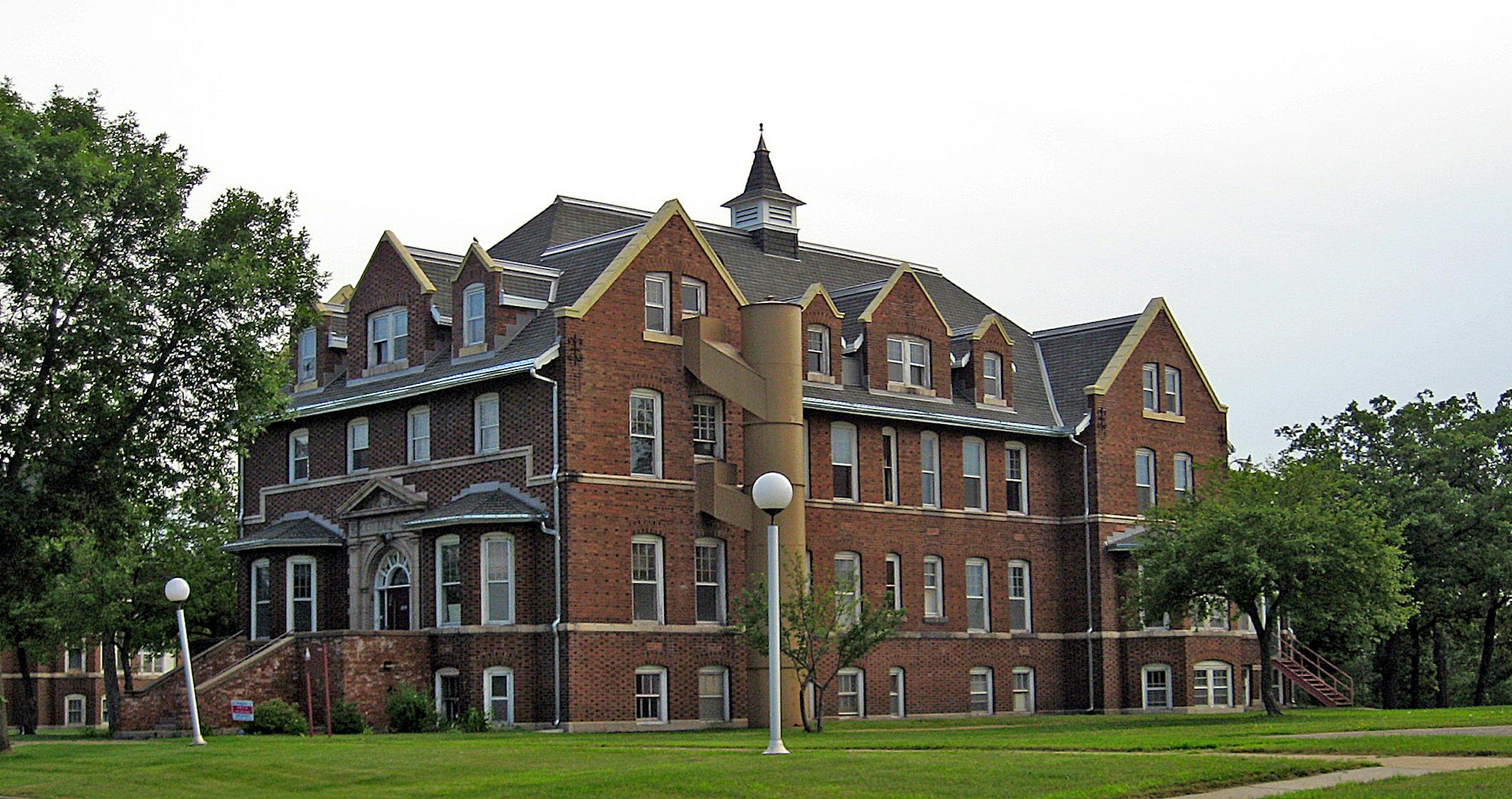Anoka County sets one-year deadline on future of historic asylum buildings