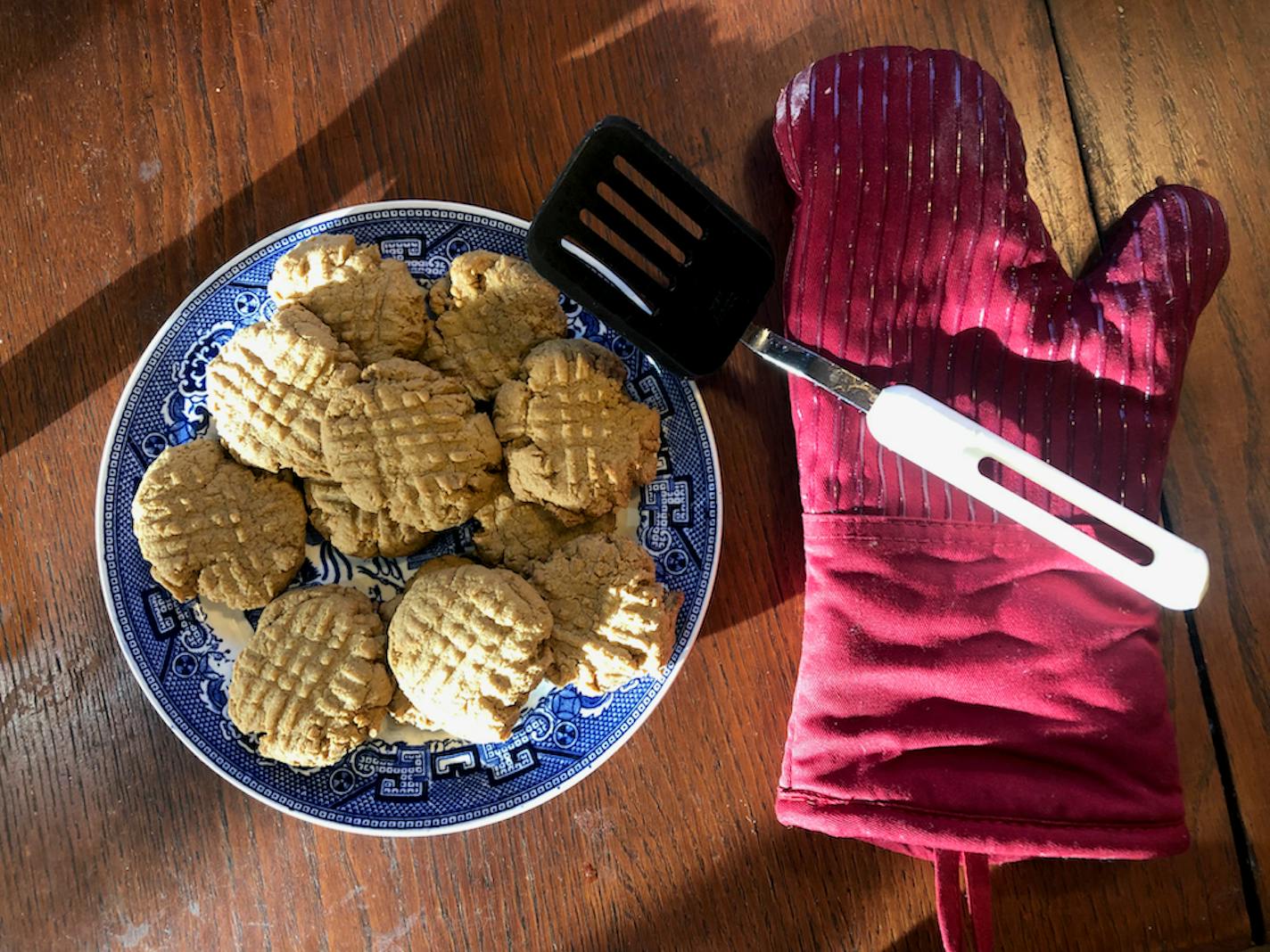 Bookmark: Readers revisit the slow read — and sleuth cookie recipes, too