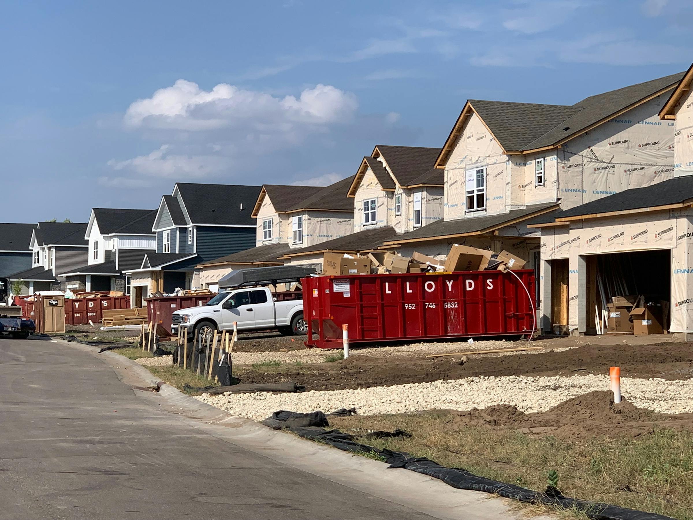 Mortgage rates hit 23-year high, but that's not stopping homebuilding