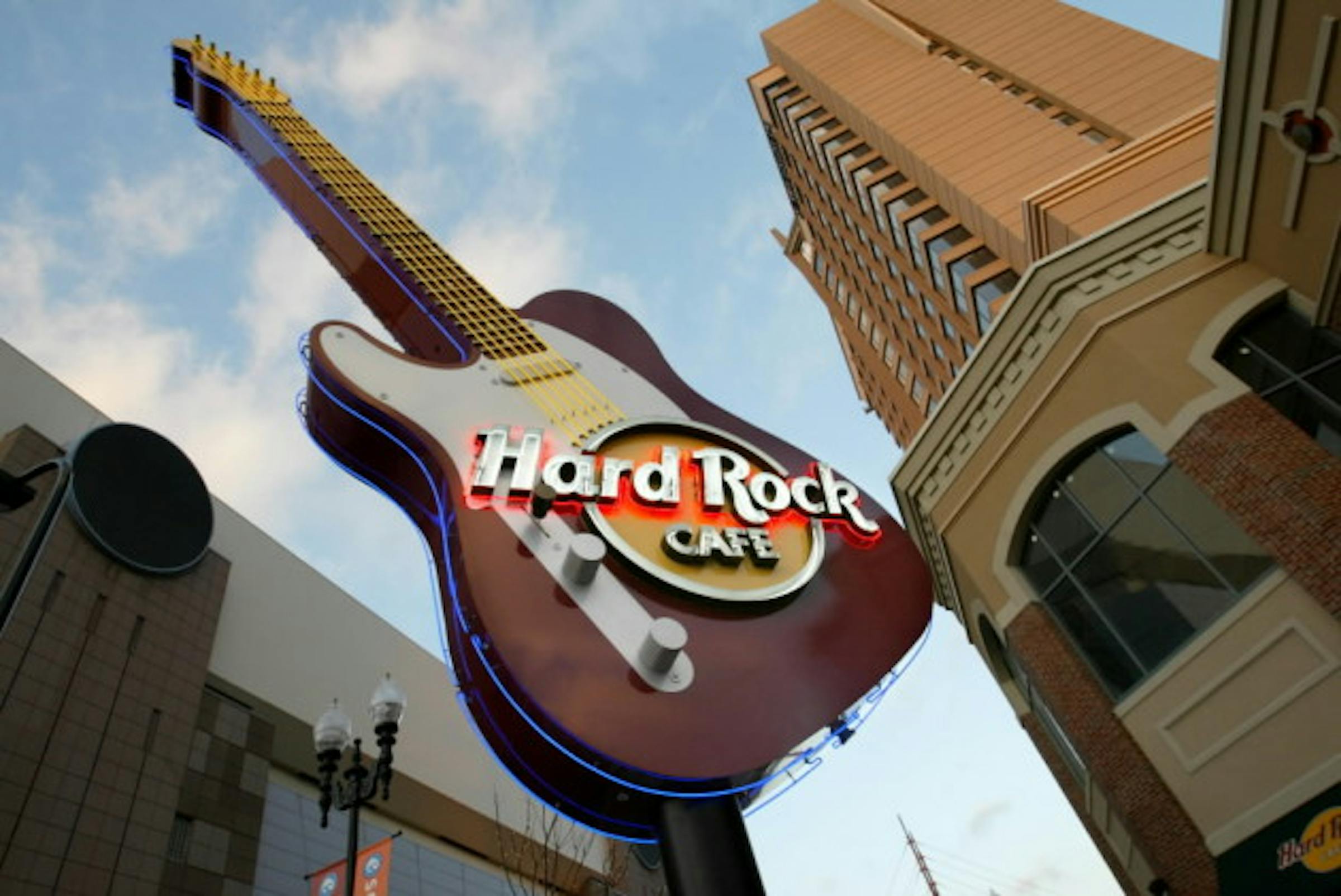 It's official: Hard Rock Cafe returning to Minnesota