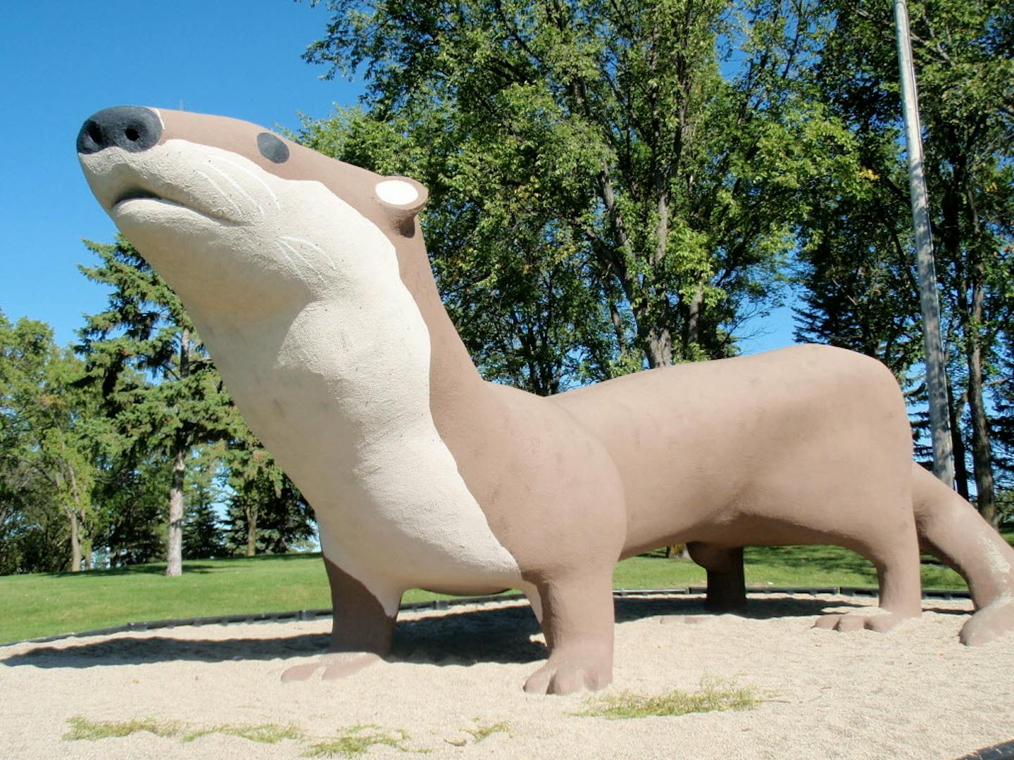 Guide to Minnesota's giant roadside statues — from Paul Bunyan to a 110 ...