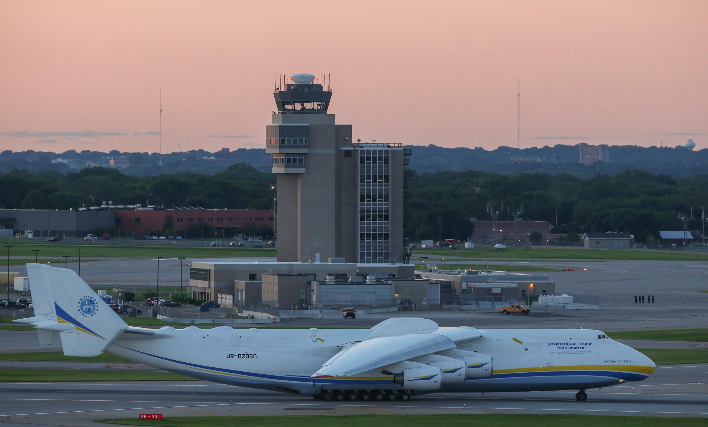Smoke fills control tower at Minneapolis-St. Paul airport