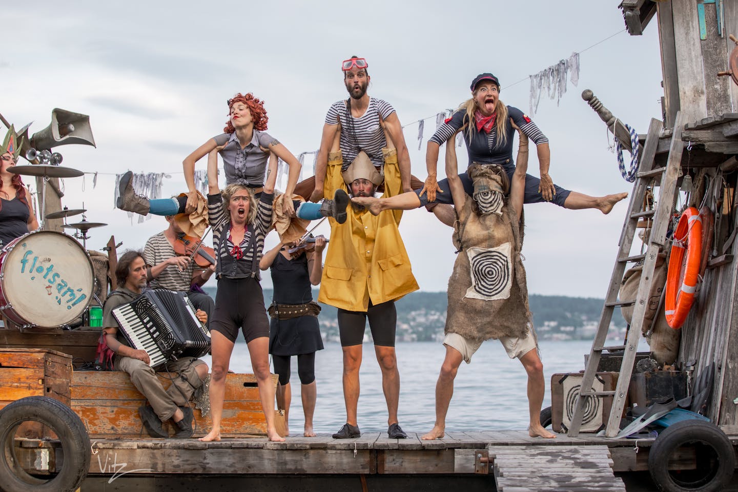 Shh! Flotsam, the floating river circus, comes to the Twin Cities