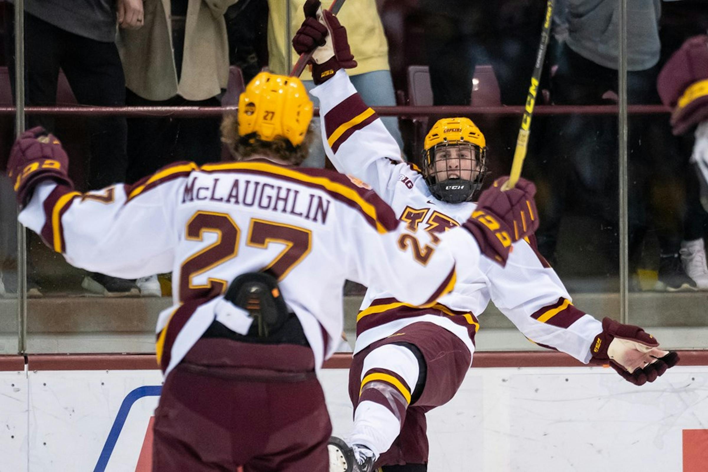 Sammy Walker's third-period goal lifts Gophers over Penn State, into ...