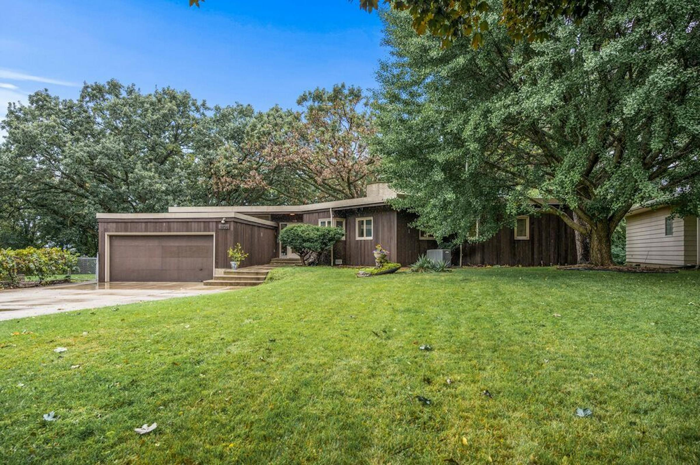 Well-preserved ultimate 'Mad Men' house in St. Paul on market for $925K