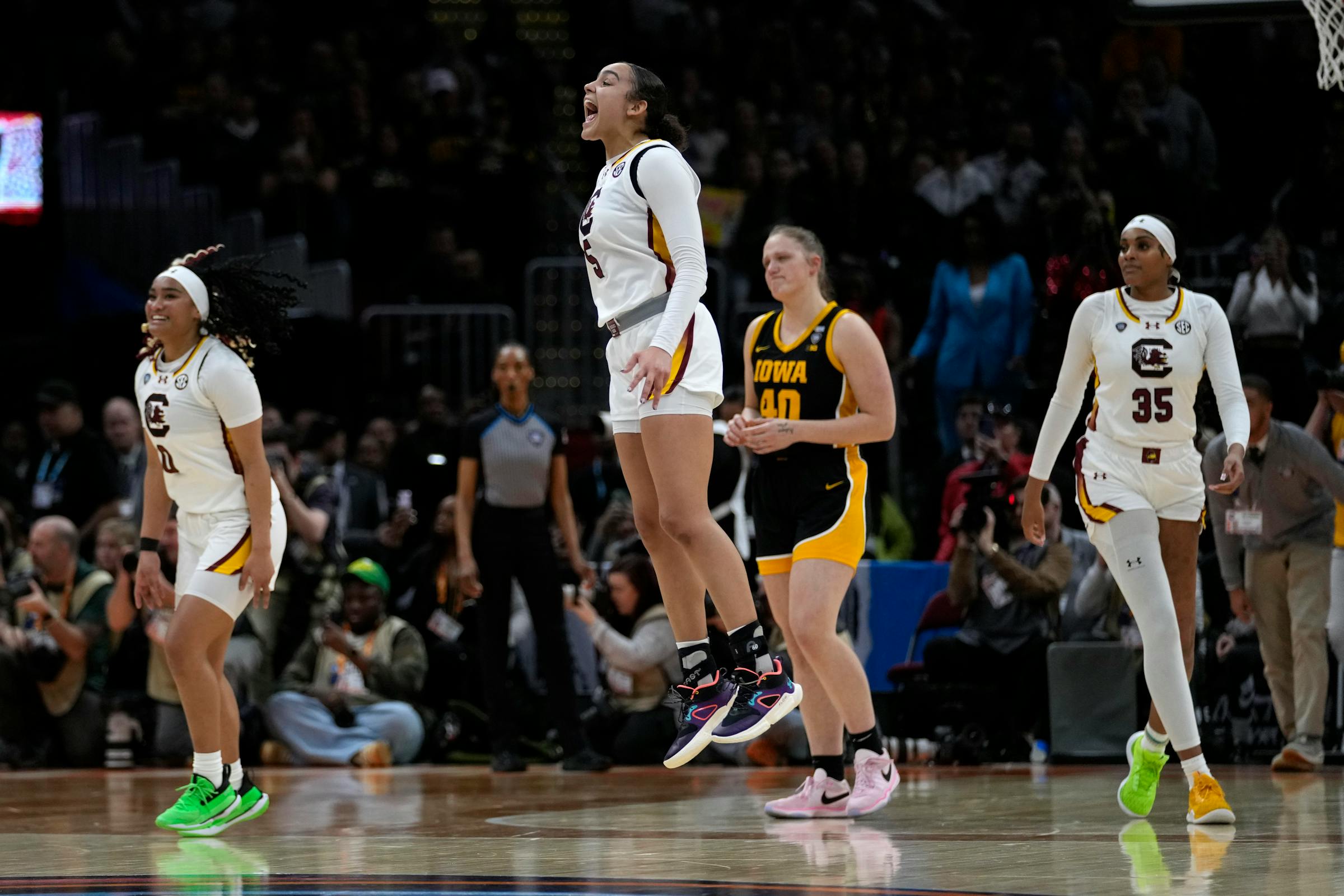 Tessa Johnson, star of South Carolina’s title win, sends STMA to the moon