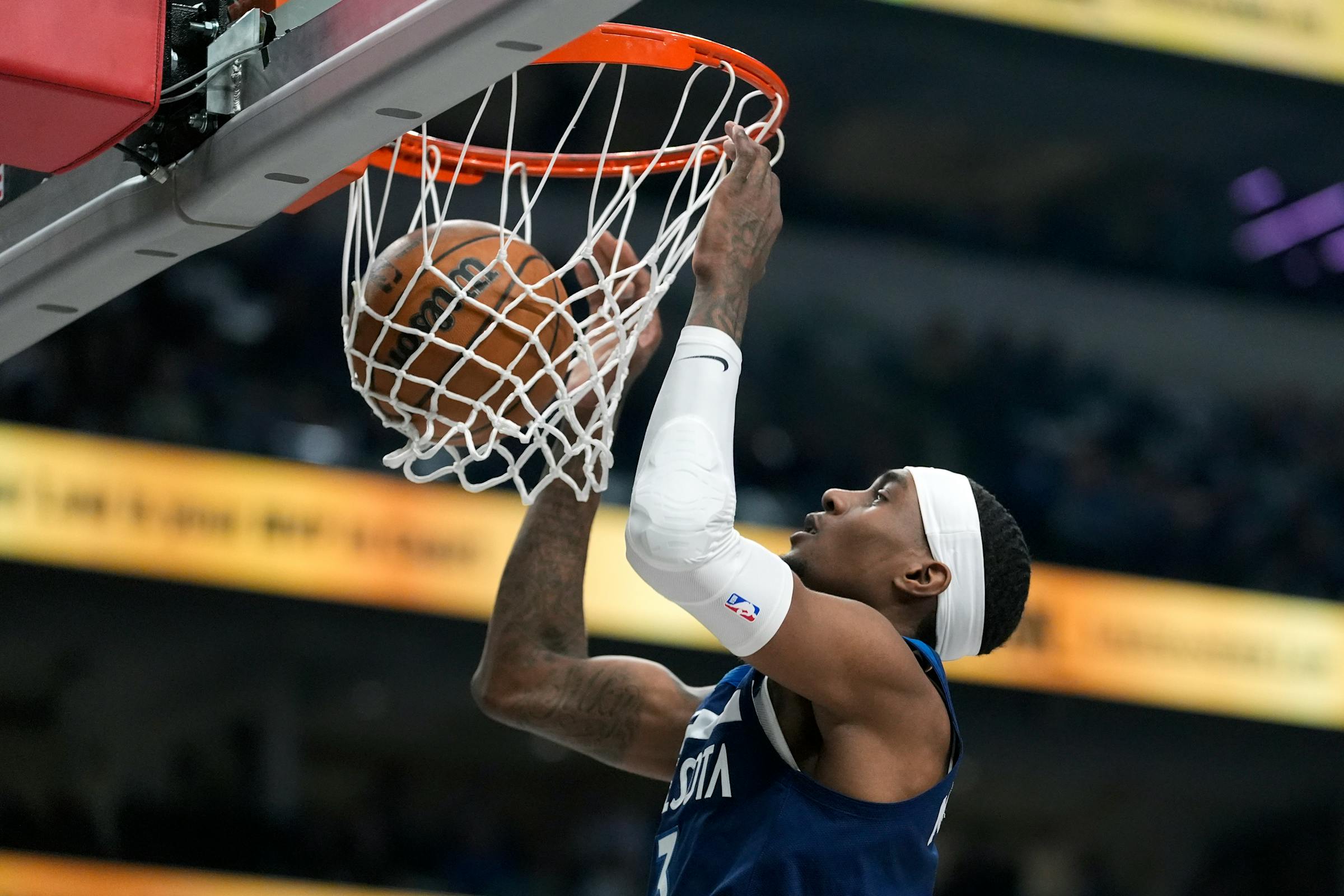 Minnesota Timberwolves turn back a final push by Dallas