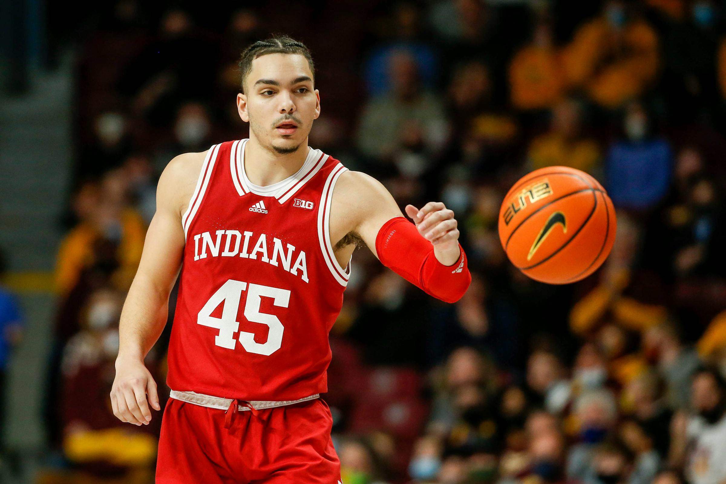 Gophers men's hoops in market for new backcourt with visits scheduled ...