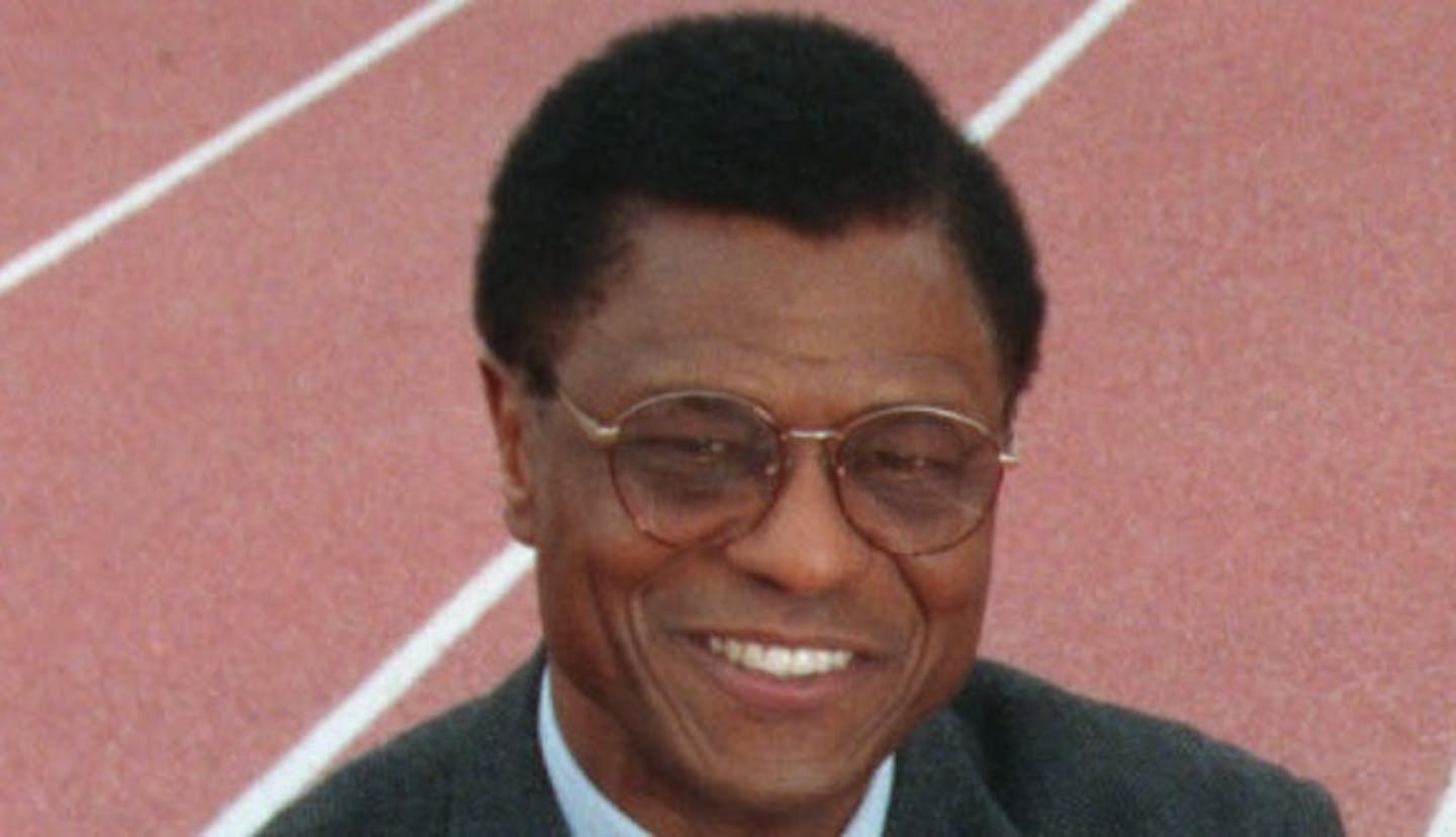 Irv Cross, television sports pioneer, dead at 81