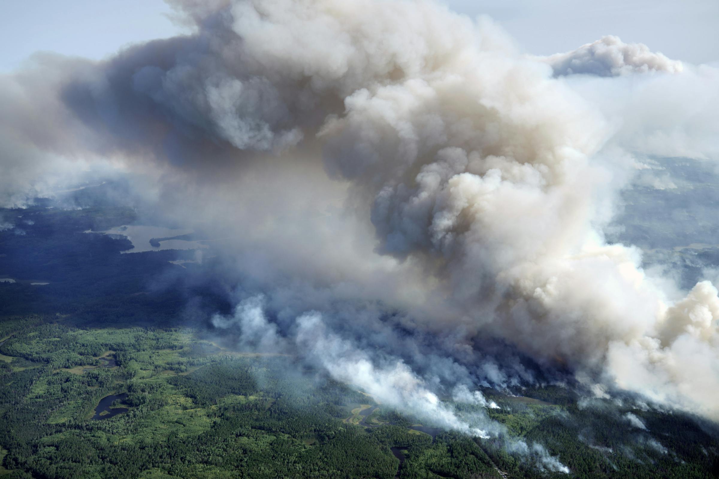 Smoke fills northern Minnesota skies as Greenwood fire grows