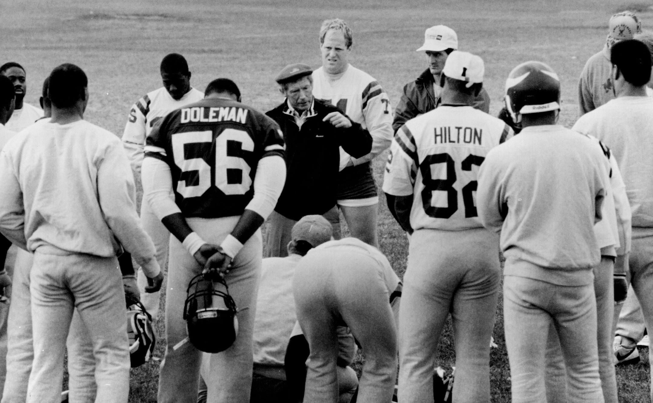 Jerry Burns, former Vikings coach, dies at 94