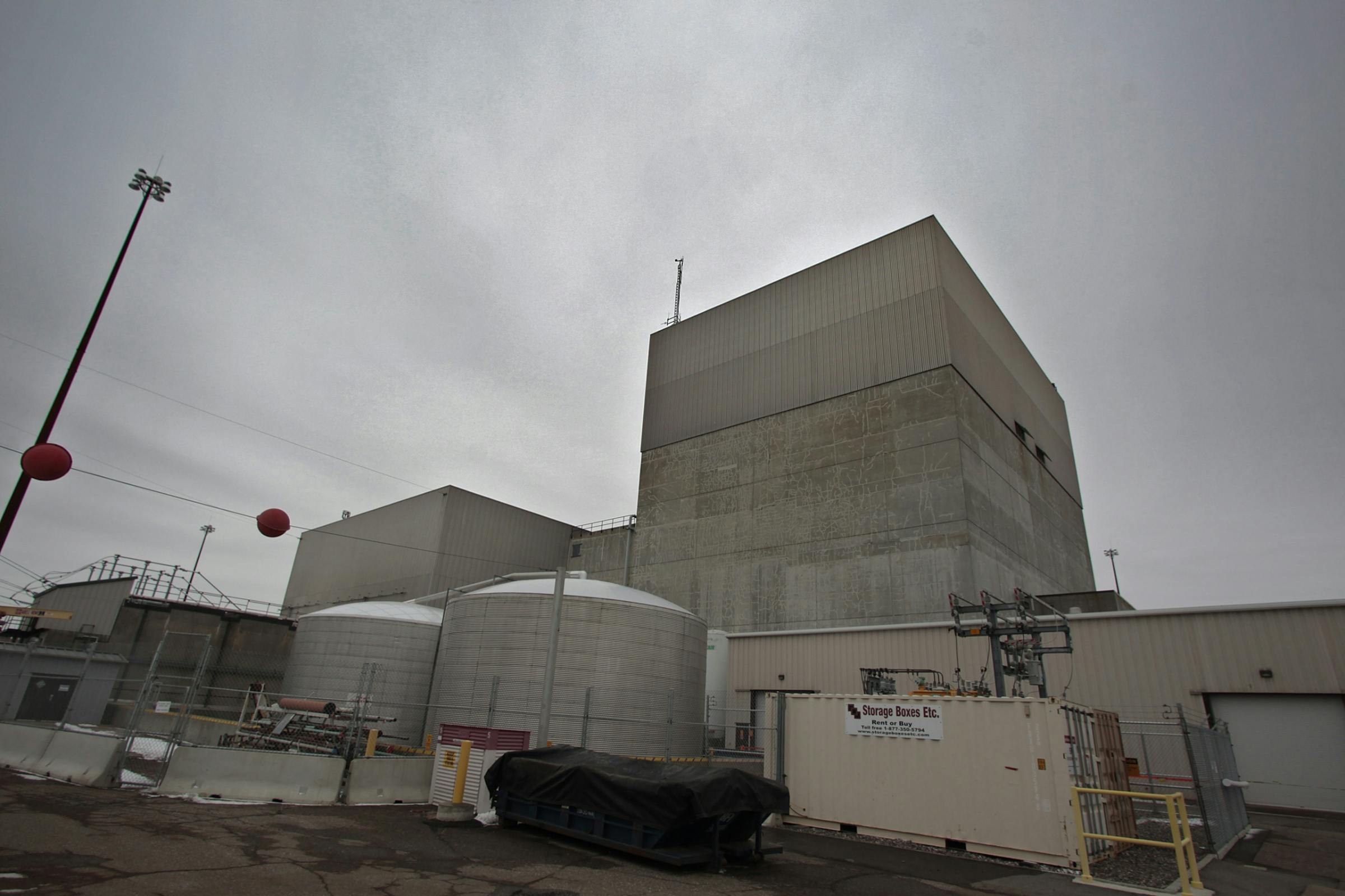 PUC slashes Xcel rate hike, votes to probe reactor upgrade