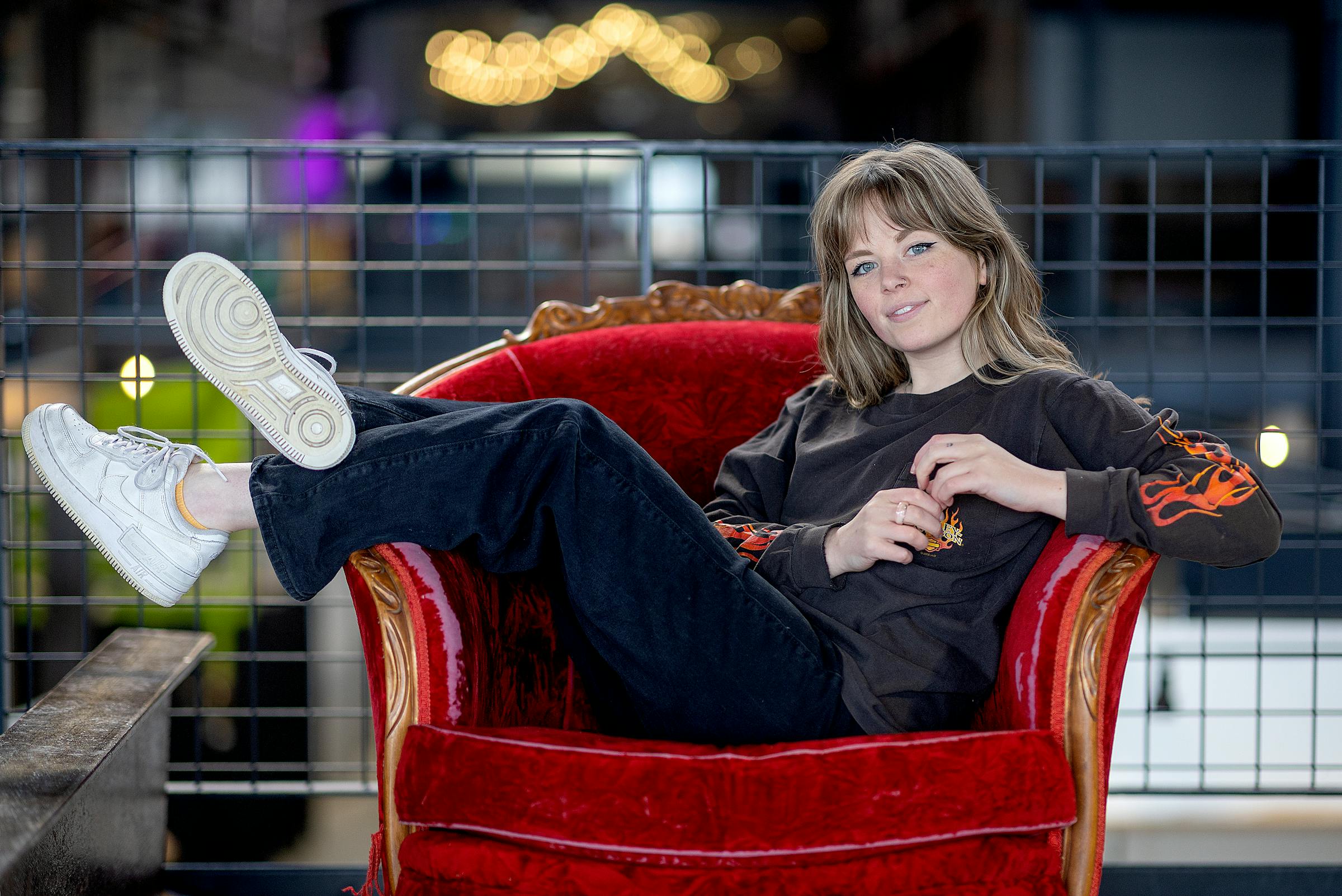 Minnesota-via-England indie-pop songwriter Ber is 'Halfway' to stardom