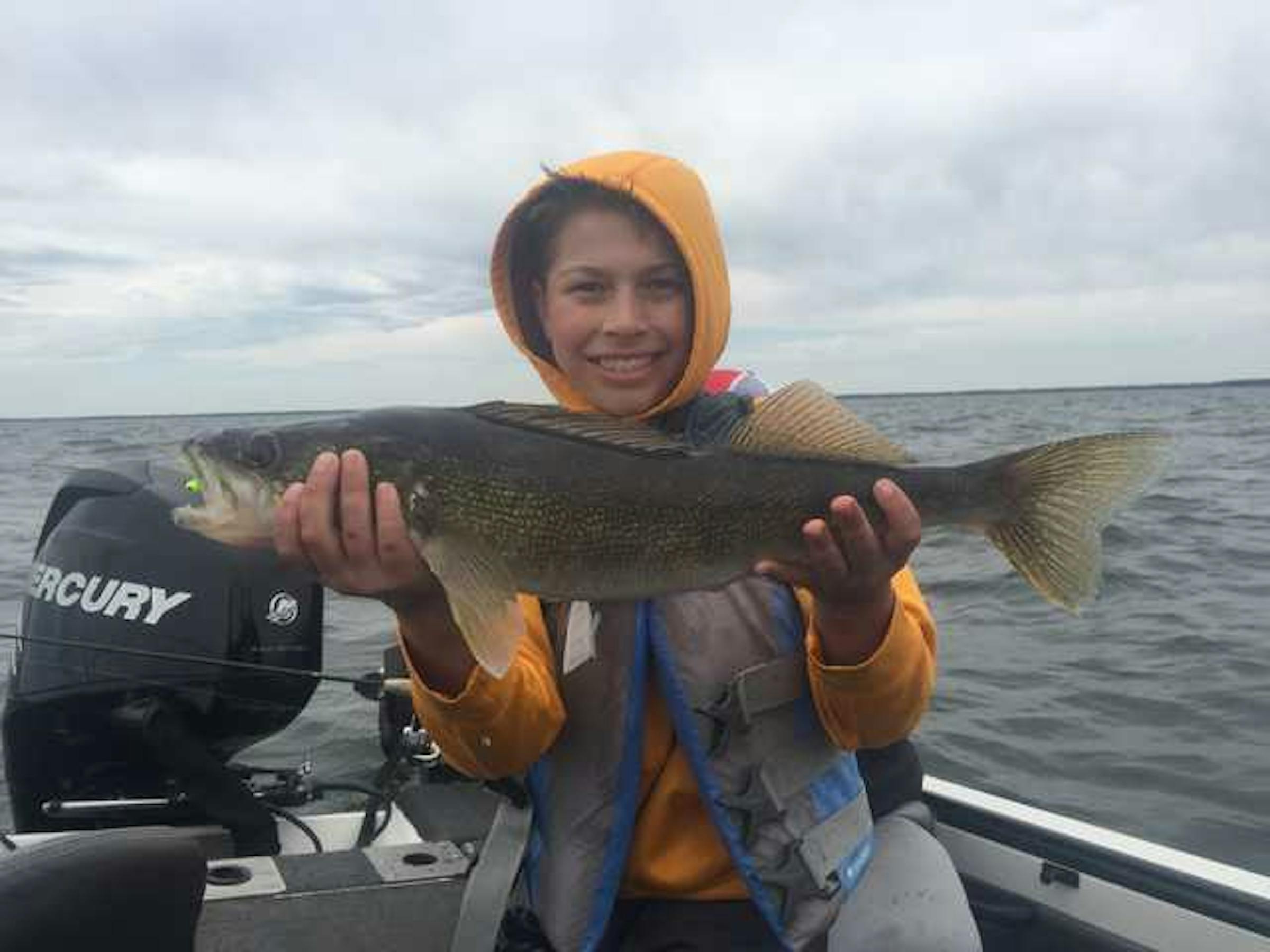 Know the correct way to hold big fish for those photo ops