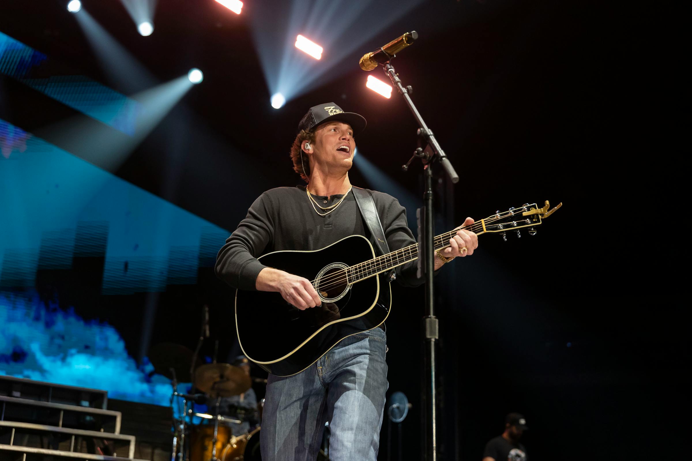 Review: Country star Parker McCollum was all about good hooks, good ...