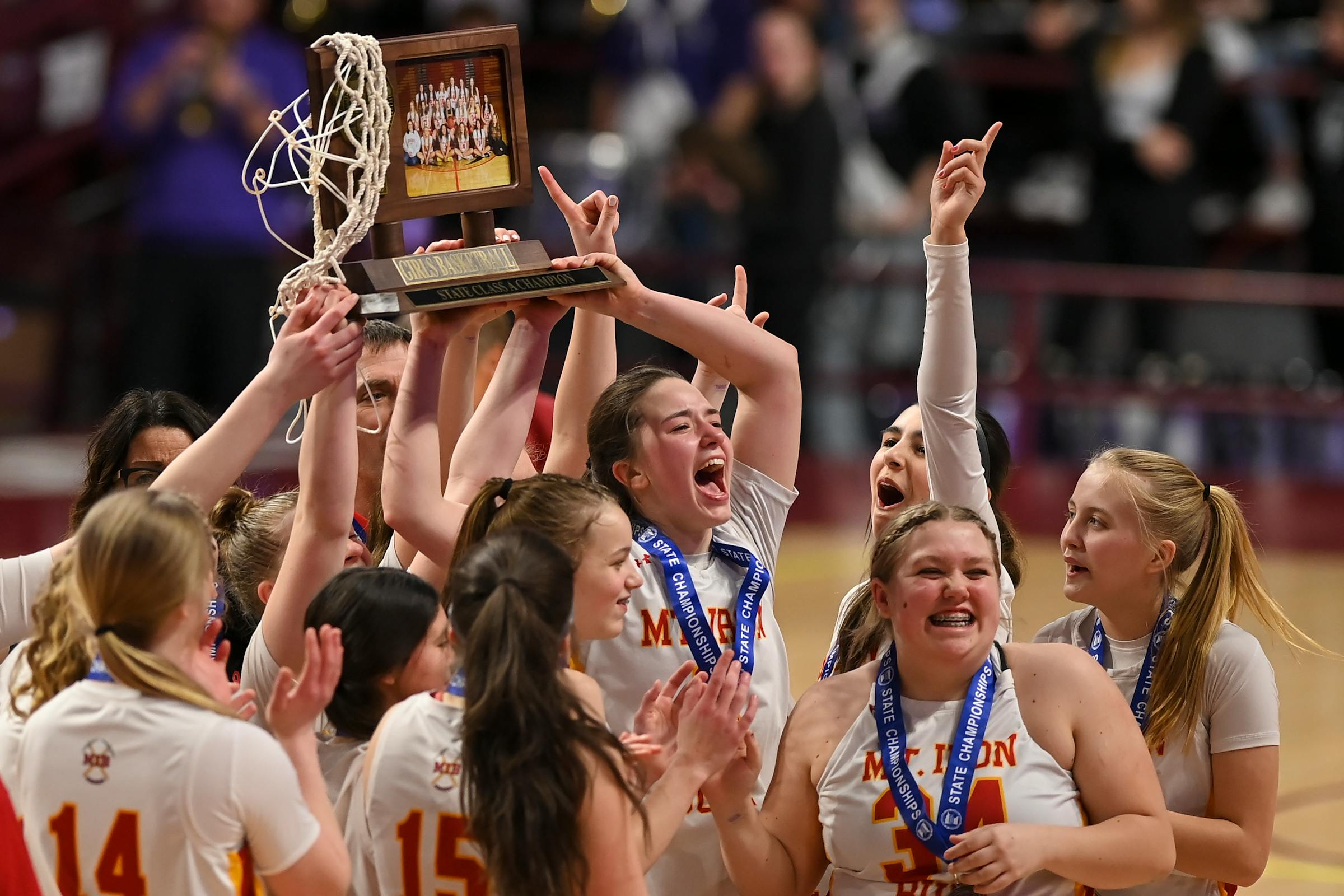Mountain Iron-Buhl rolls to Class 1A girls basketball championship