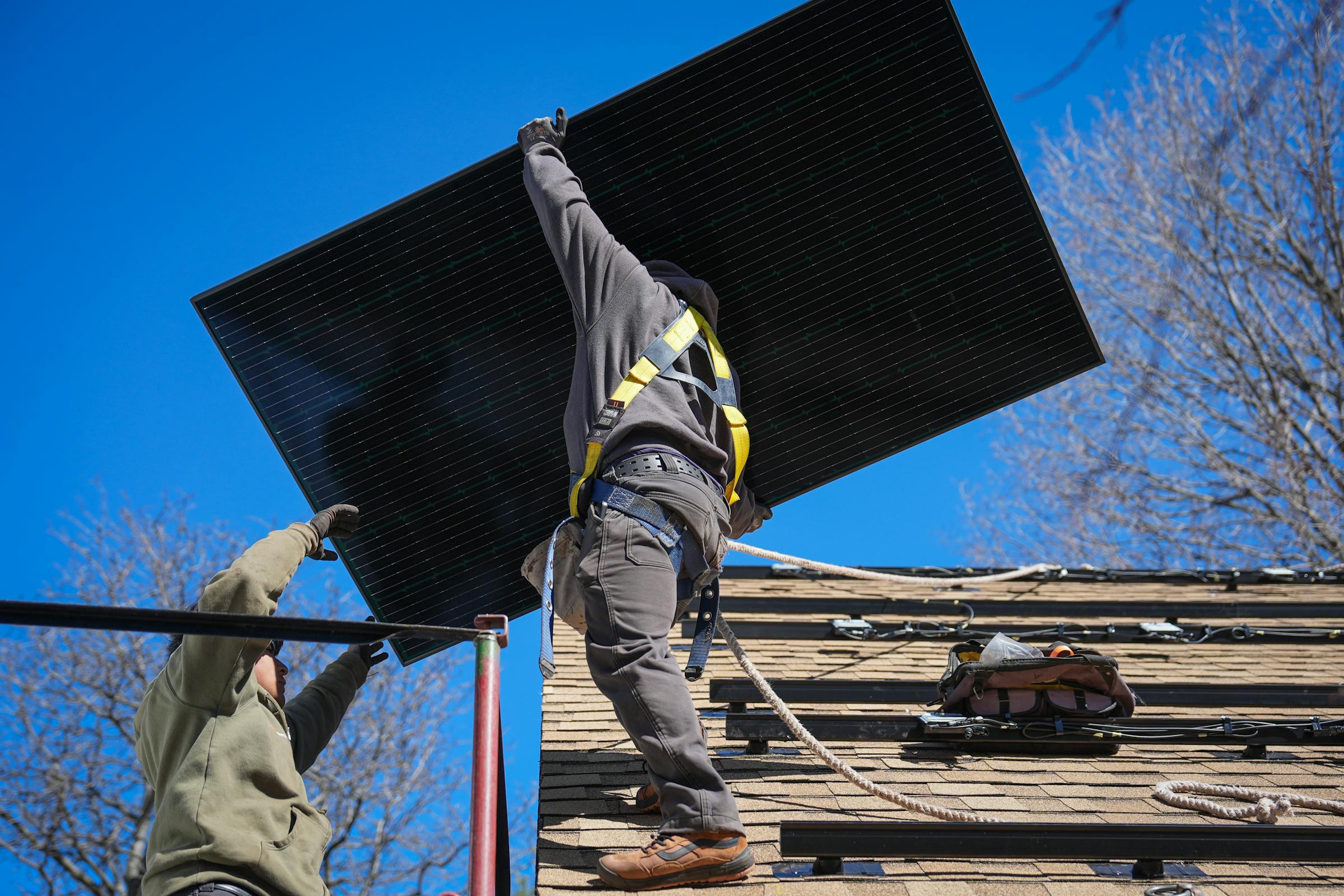 DFL resolves division on permitting and community solar credits in ...