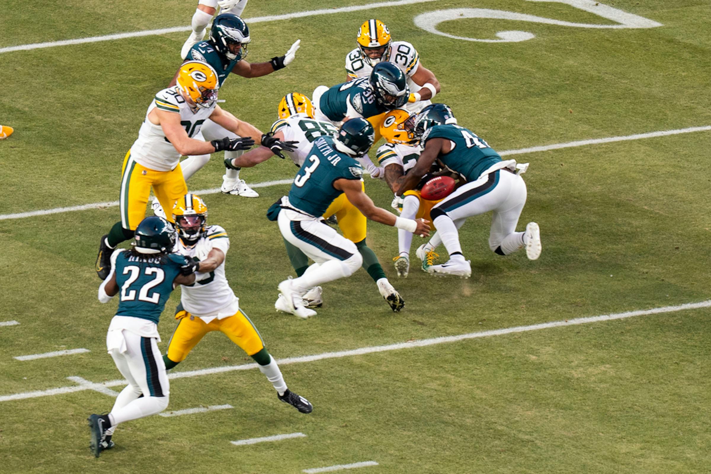 Fumble on opening kickoff, injuries and penalties cost the Packers in ...