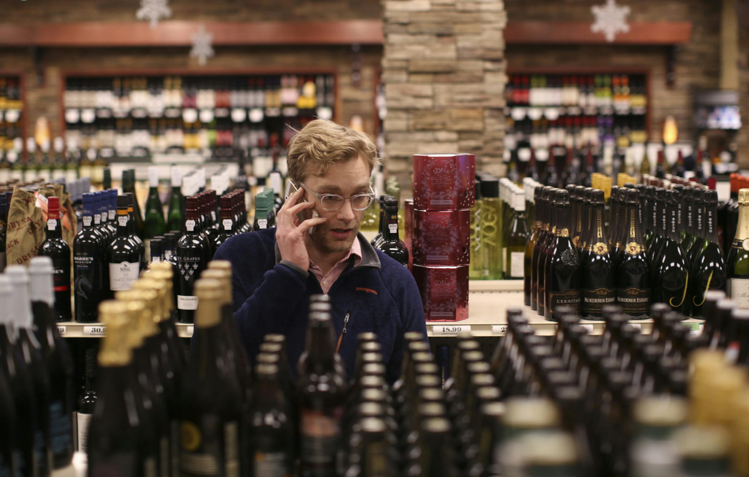 Booze battle: Twin Cities municipal liquor stores struggle to compete