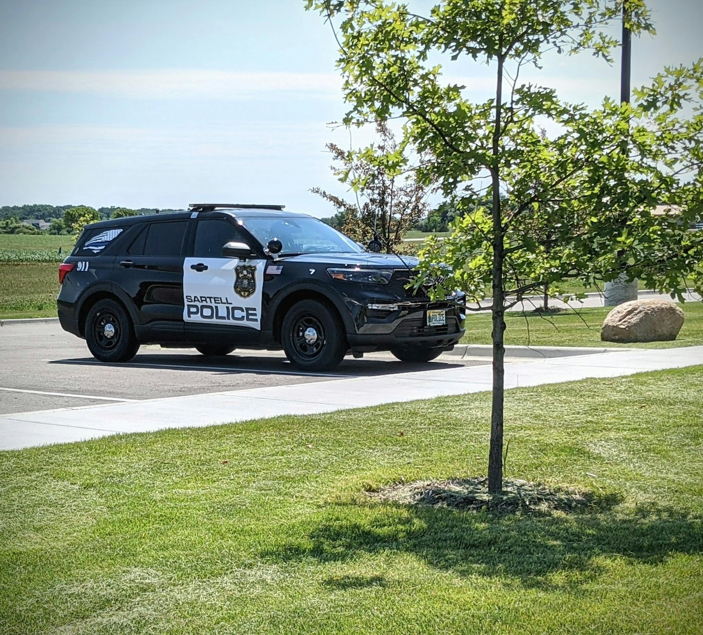 'Thin Blue Line' flag decal on Sartell squads draws criticism