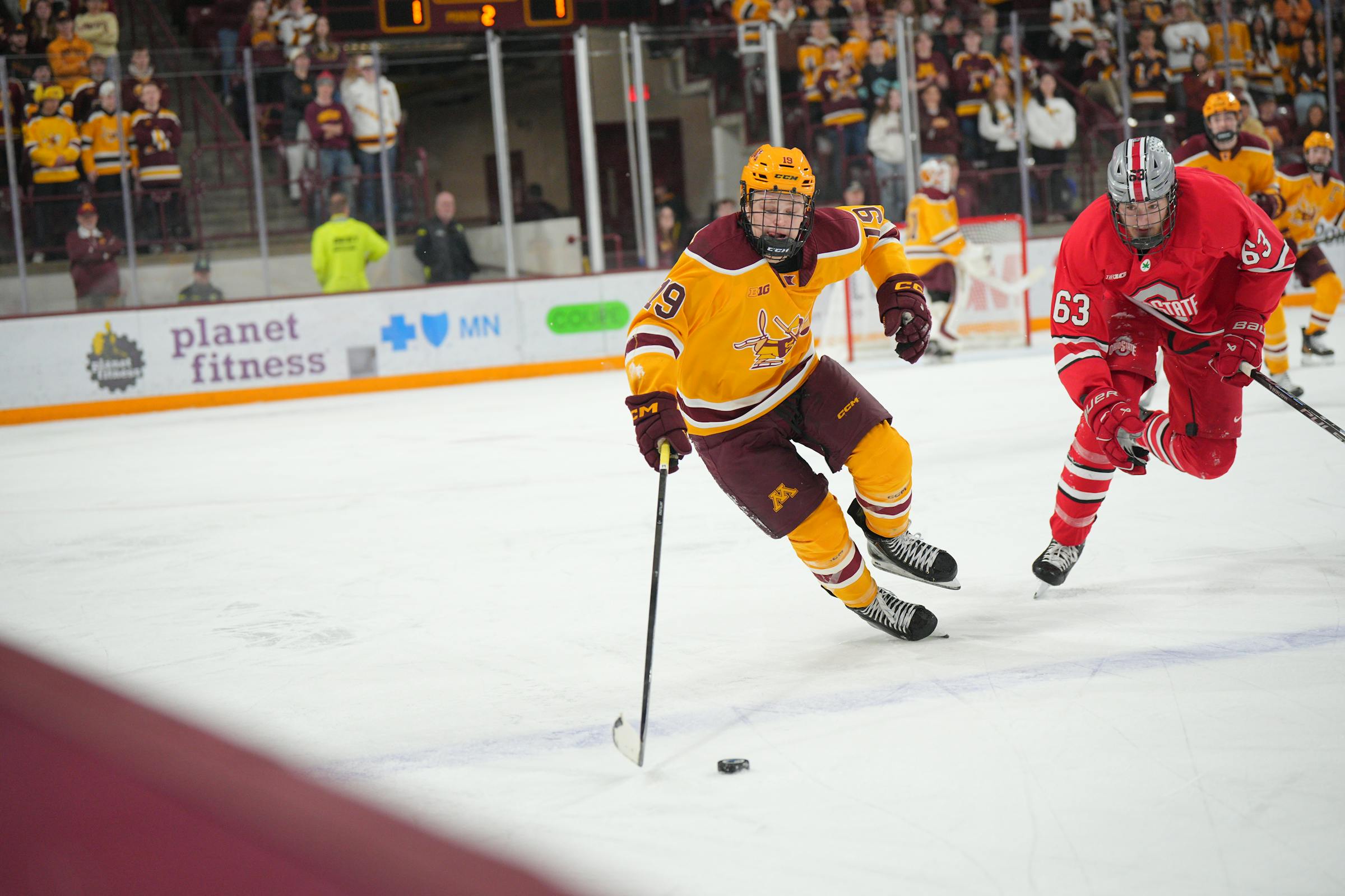 Gophers men’s hockey swept by Ohio State with 2-1 loss