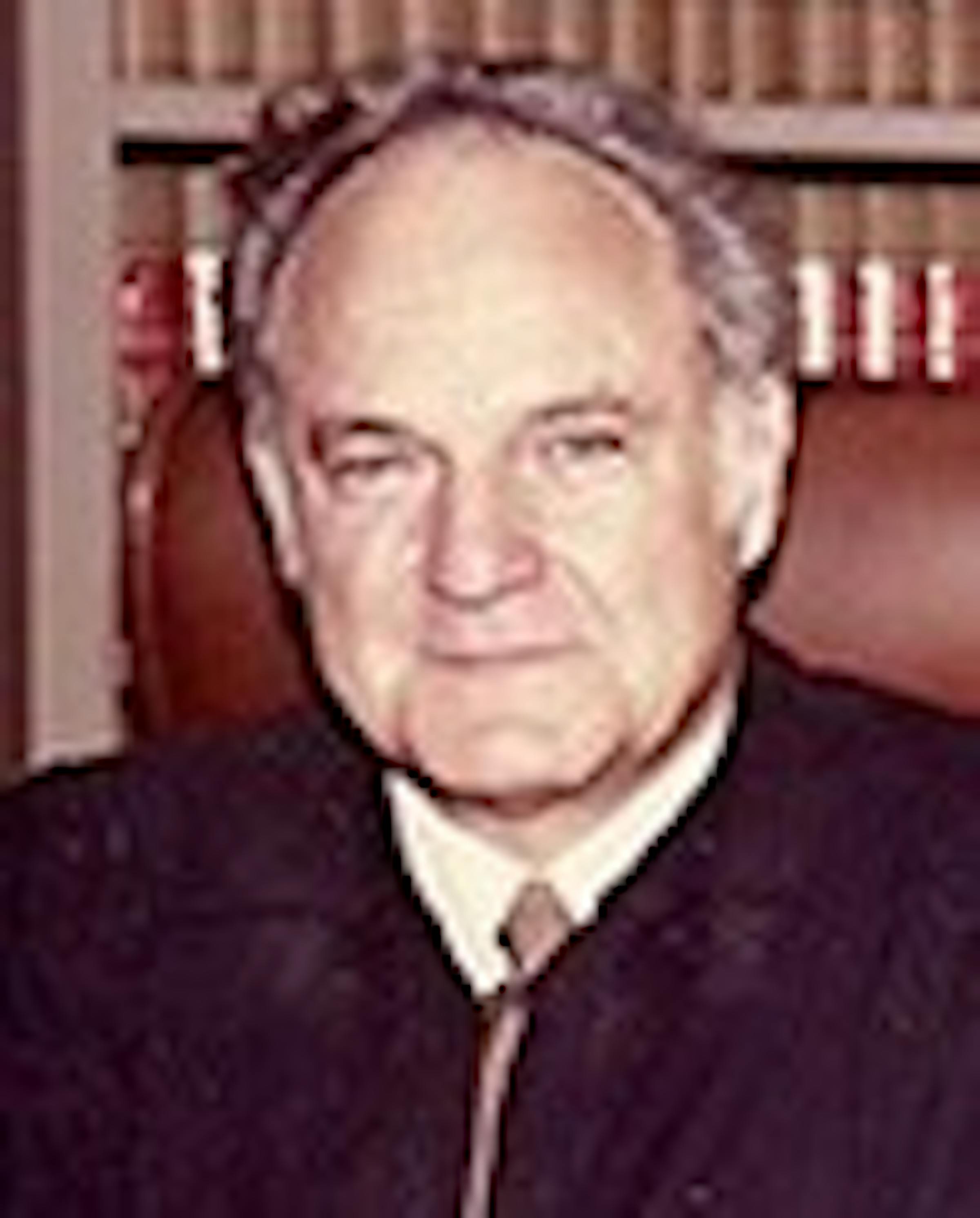 Warren Plunkett, boxer, a Gopher football star, Minnesota judge, dies at 98